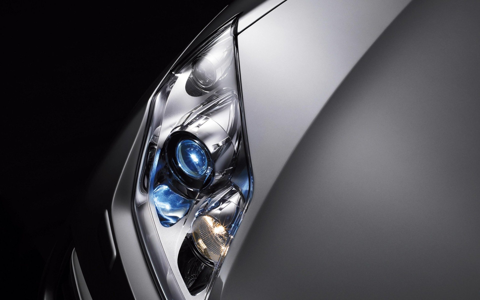 Download Vehicle Head Light HD Wallpaper