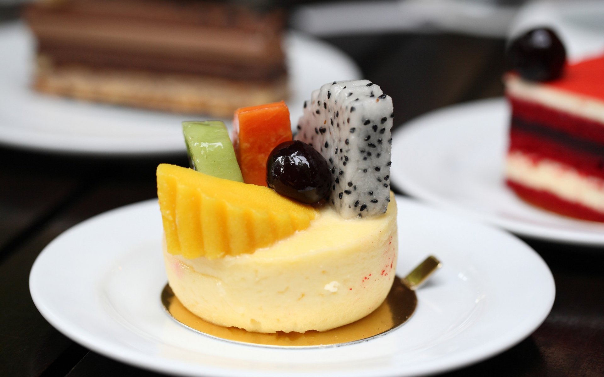 Decadent Dessert Delight: HD Food Wallpaper Featuring Exotic Fruit Cake ...