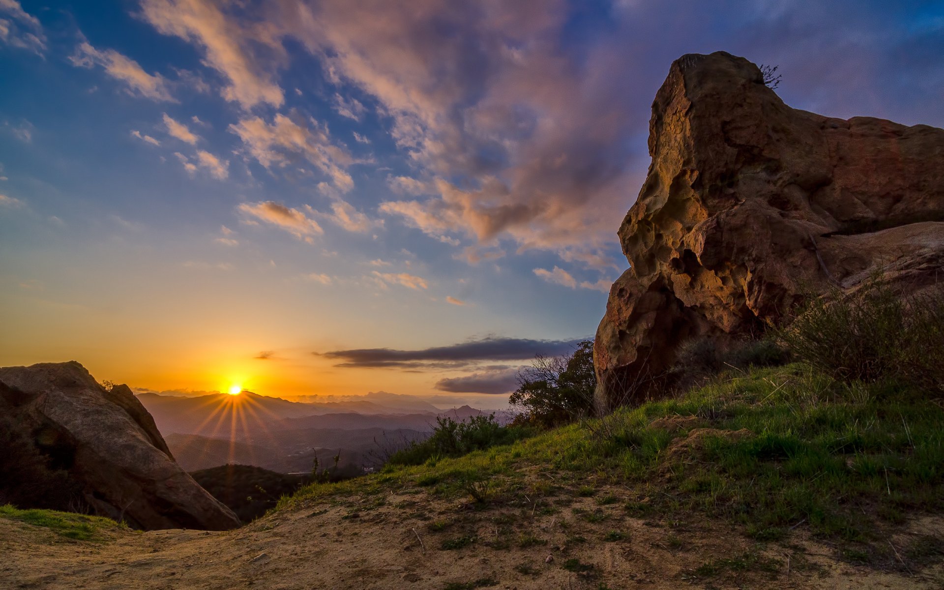 Sunbeam Serenity: HD Nature Wallpaper at Golden Hour | 2560x1600 ...