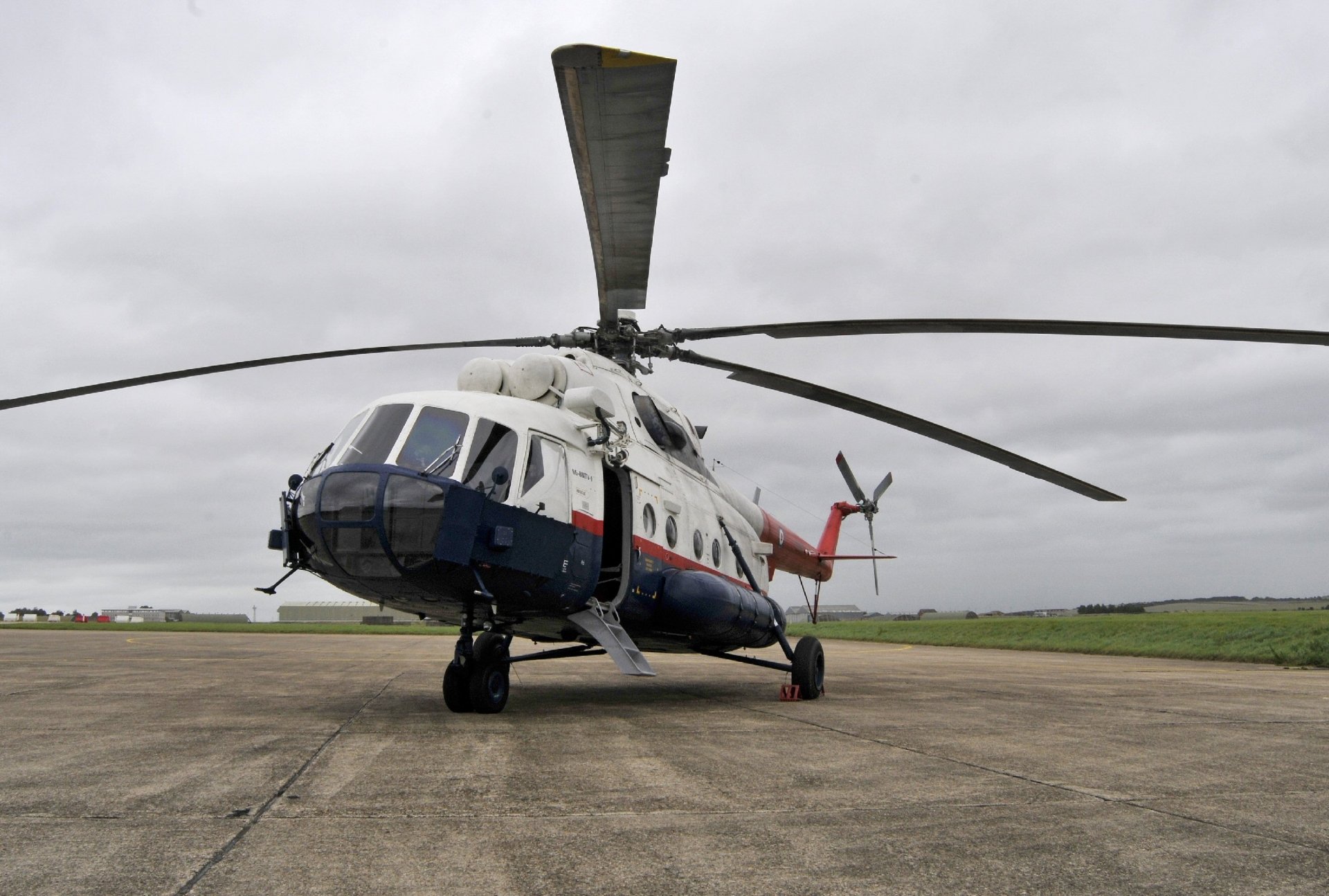 Download Vehicle Mi-8 Helicopter HD Wallpaper