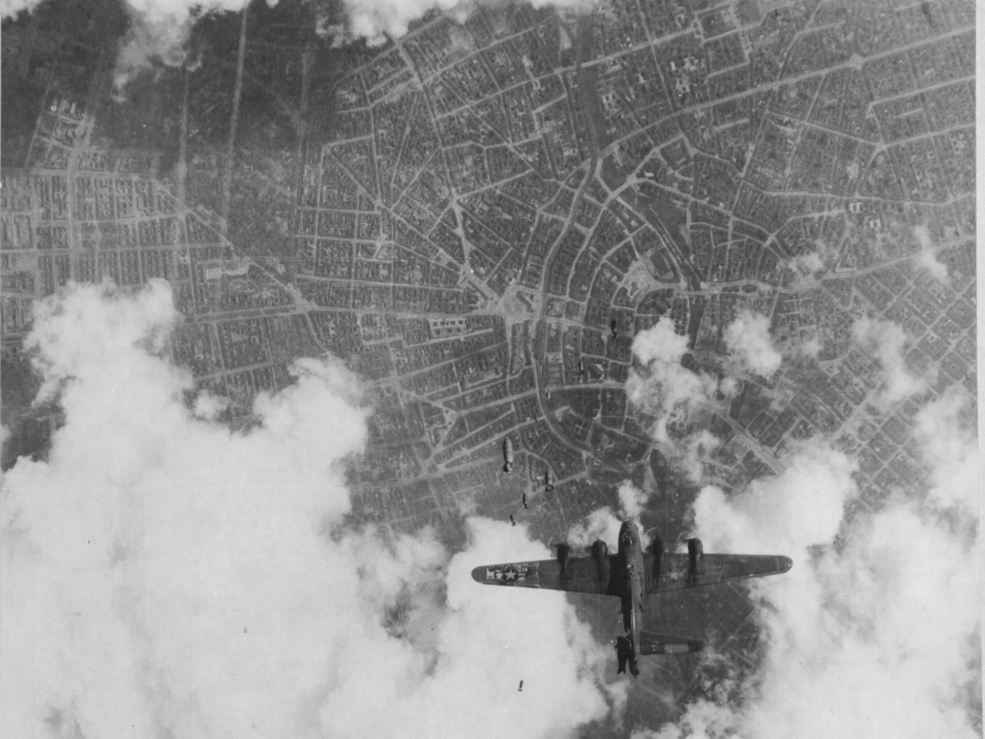 Download Military Boeing B-17 Flying Fortress HD Wallpaper | 3200x2400 ...