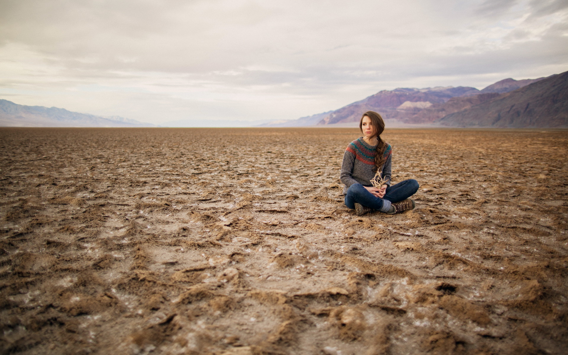 Contemplative Woman Amidst Vast Desert – HD Mood Wallpaper