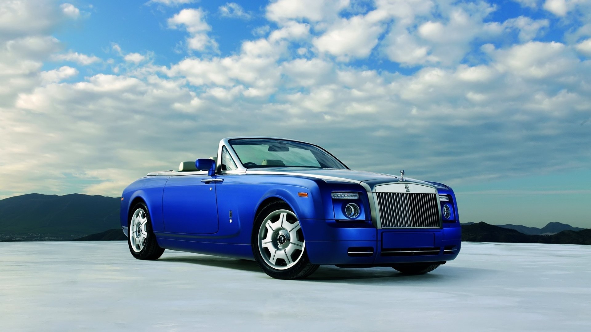 Stunning Blue Rolls-Royce Phantom HD Wallpaper