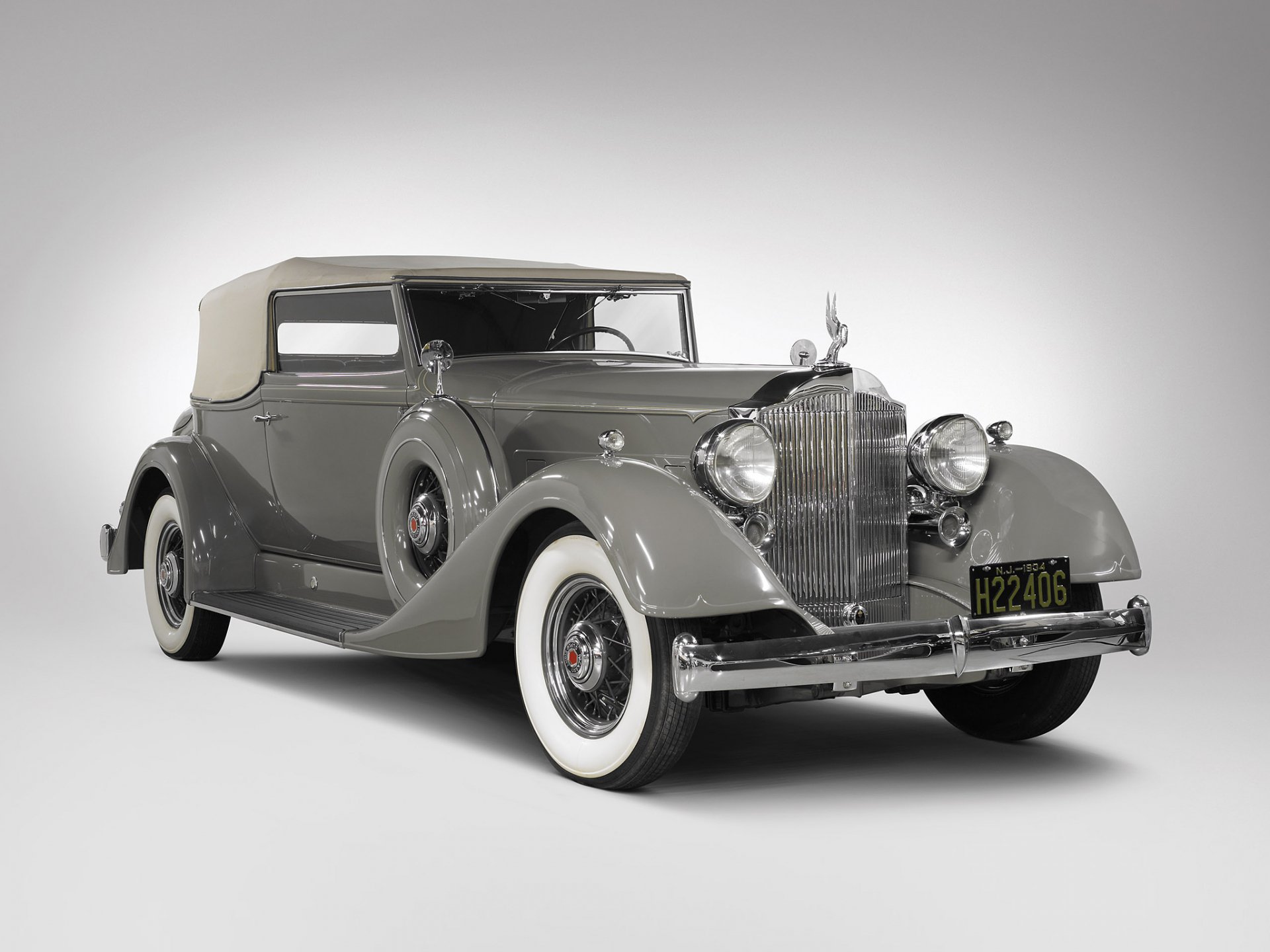 Packard Eight Classic Convertible – Timeless Vintage Car HD Wallpaper