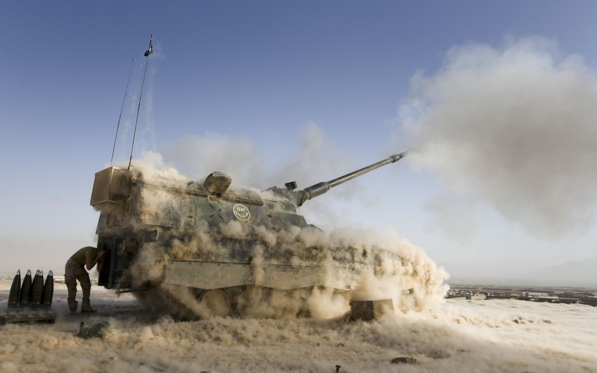 Download Military Tank HD Wallpaper | 2560x1600 | Wallpaper Abyss