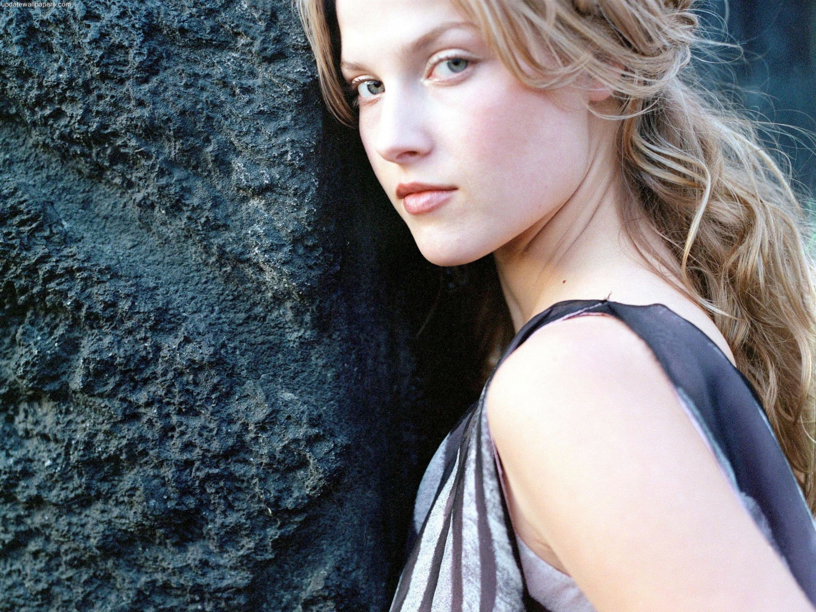 Ali Larter HD Celebrity Wallpaper Spotlight