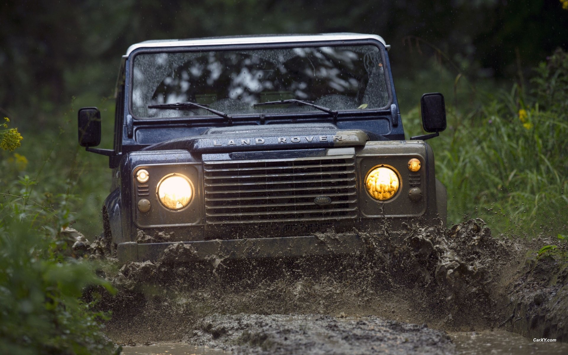 Land Rover Mud Surge — 2K Quad HD Wallpaper | 2560x1600 | Wallpaper Abyss