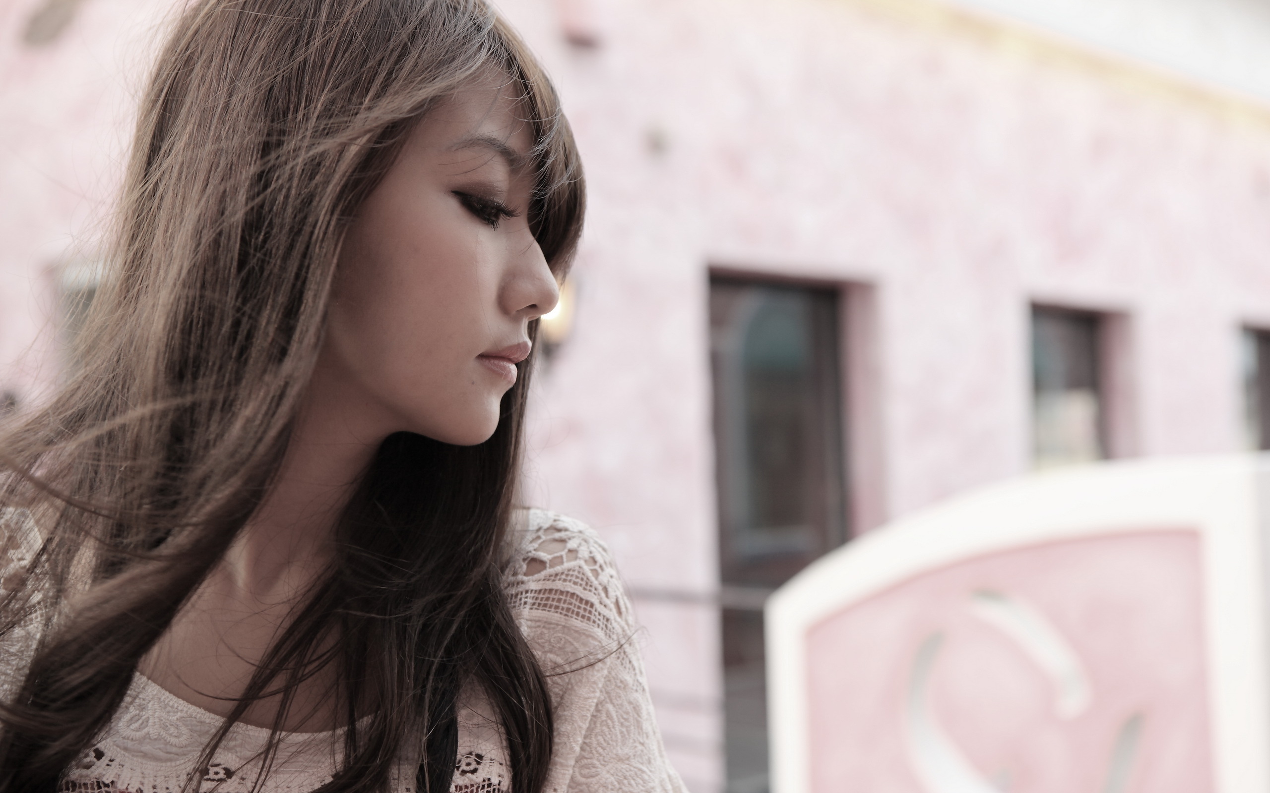 Serene Asian Woman - HD Wallpaper