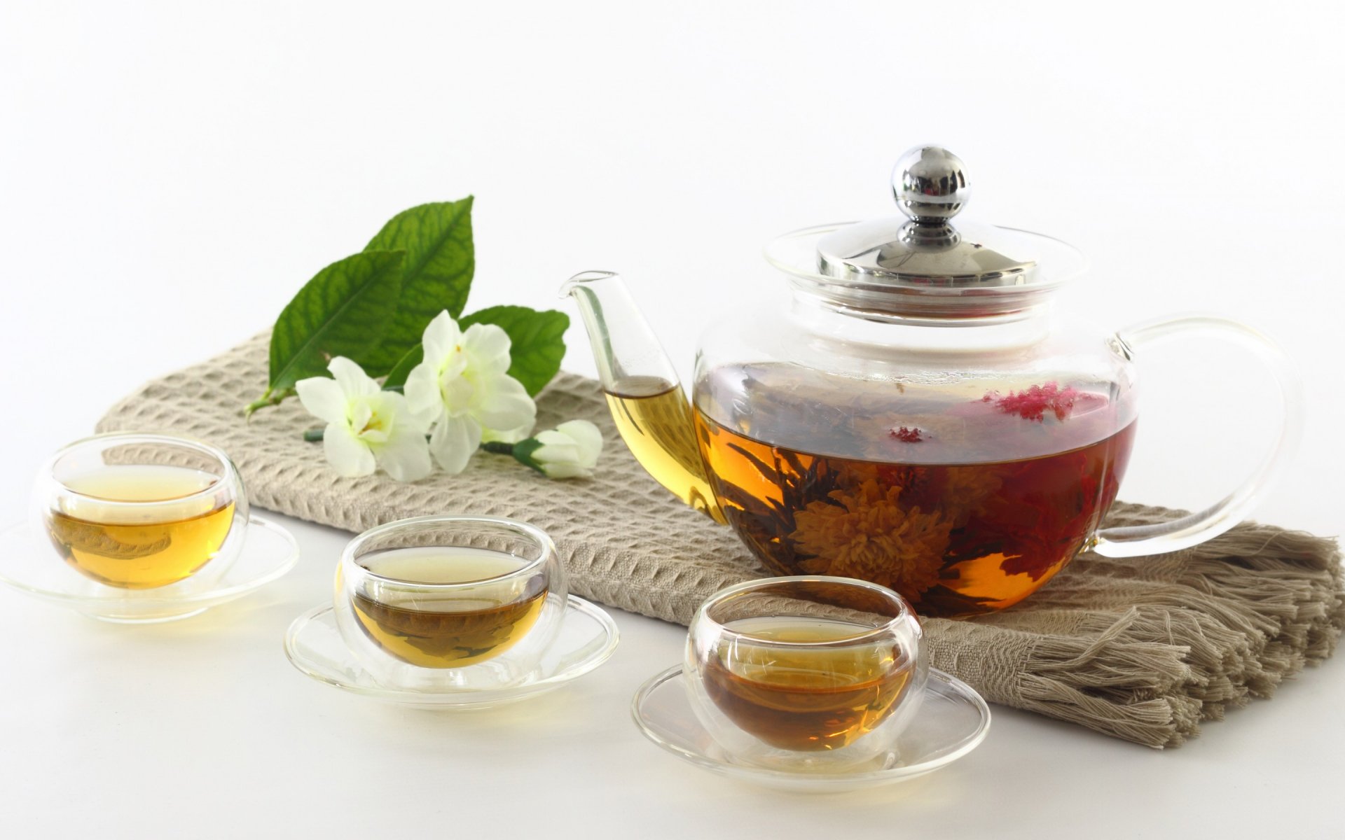 Serene Tea Moments: HD Wallpaper for Food and Tea Lovers
