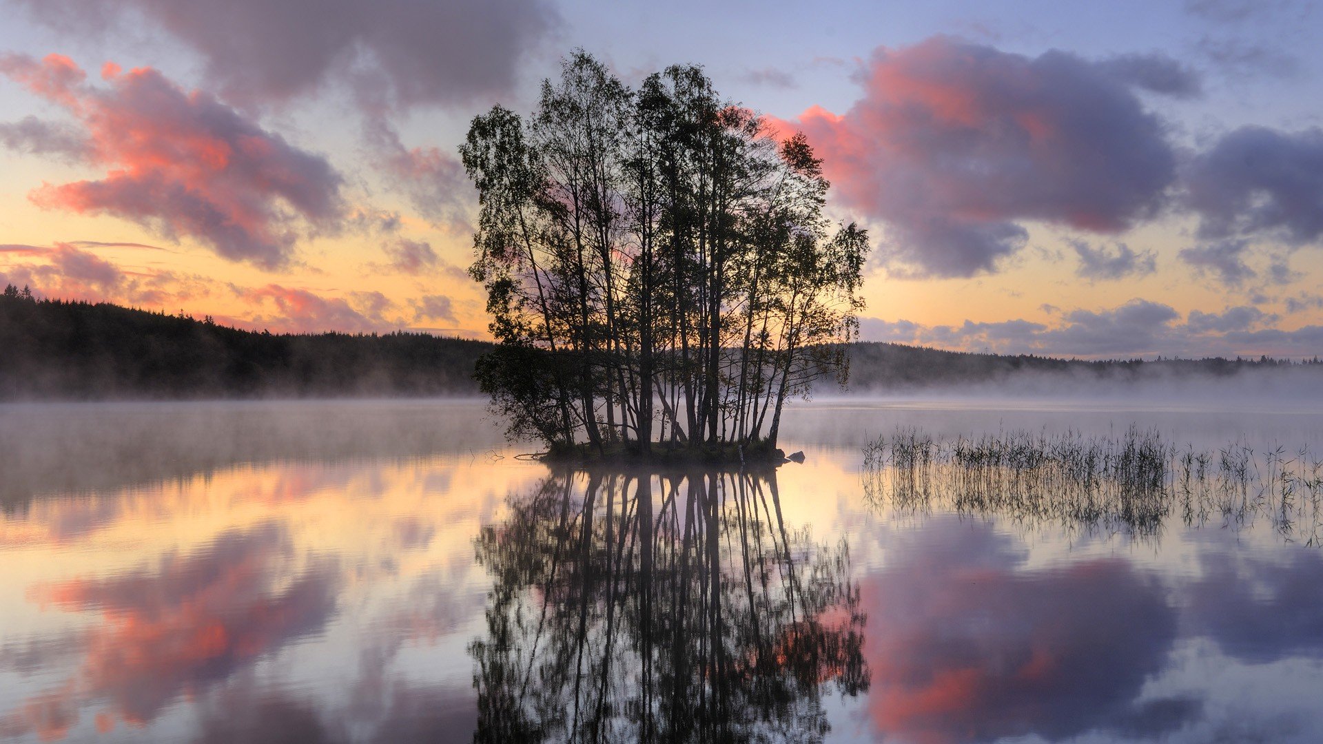 Tranquil Lake Sunset: Reflections of Nature's Serenity in HD ...