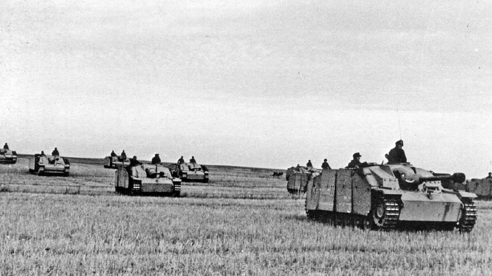 German Tank Column of Stug IIIs Wallpaper and Background Image ...