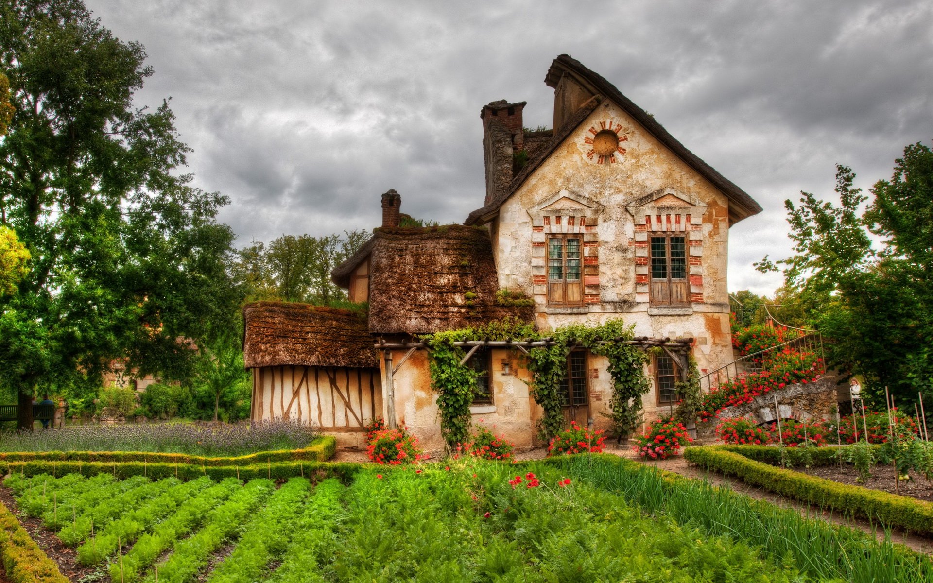 Rustic Charm: HD Wallpaper of a Man-Made Countryside House
