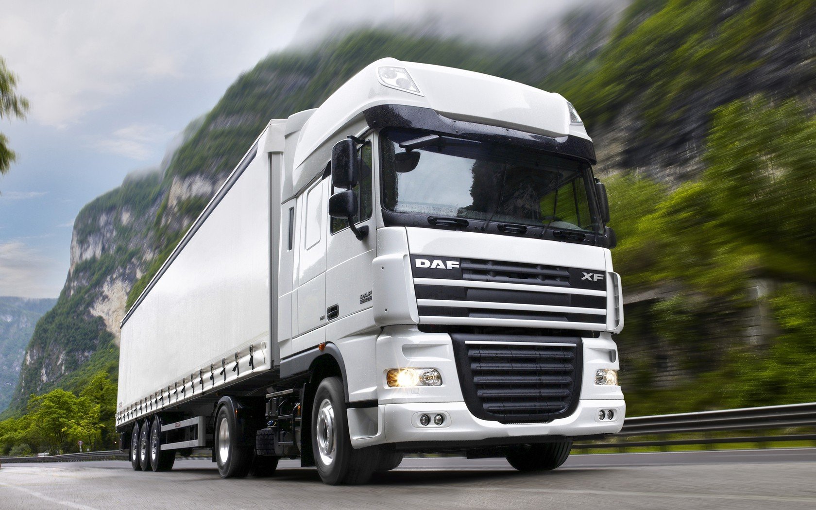 Download Vehicle DAF Wallpaper
