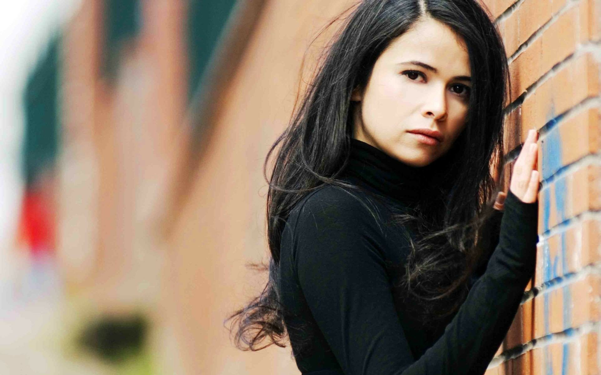 Beste Bereket HD Wallpaper: Captivating Elegance in Urban Serenity