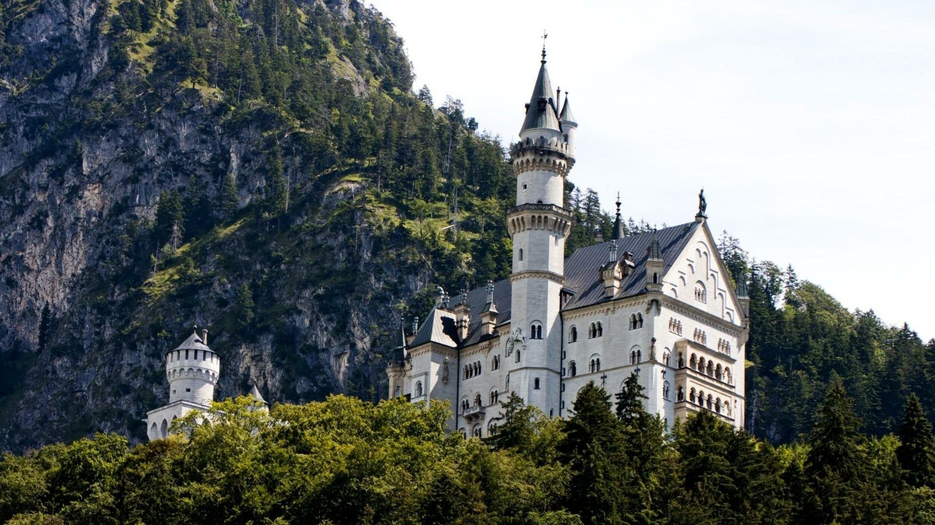 Neuschwanstein Castle HD Wallpaper