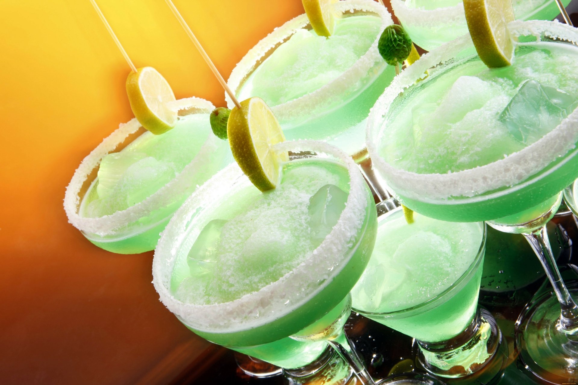 Refreshing Lime Cocktails in Stunning 4K Ultra HD Wallpaper | 5500x3667 ...