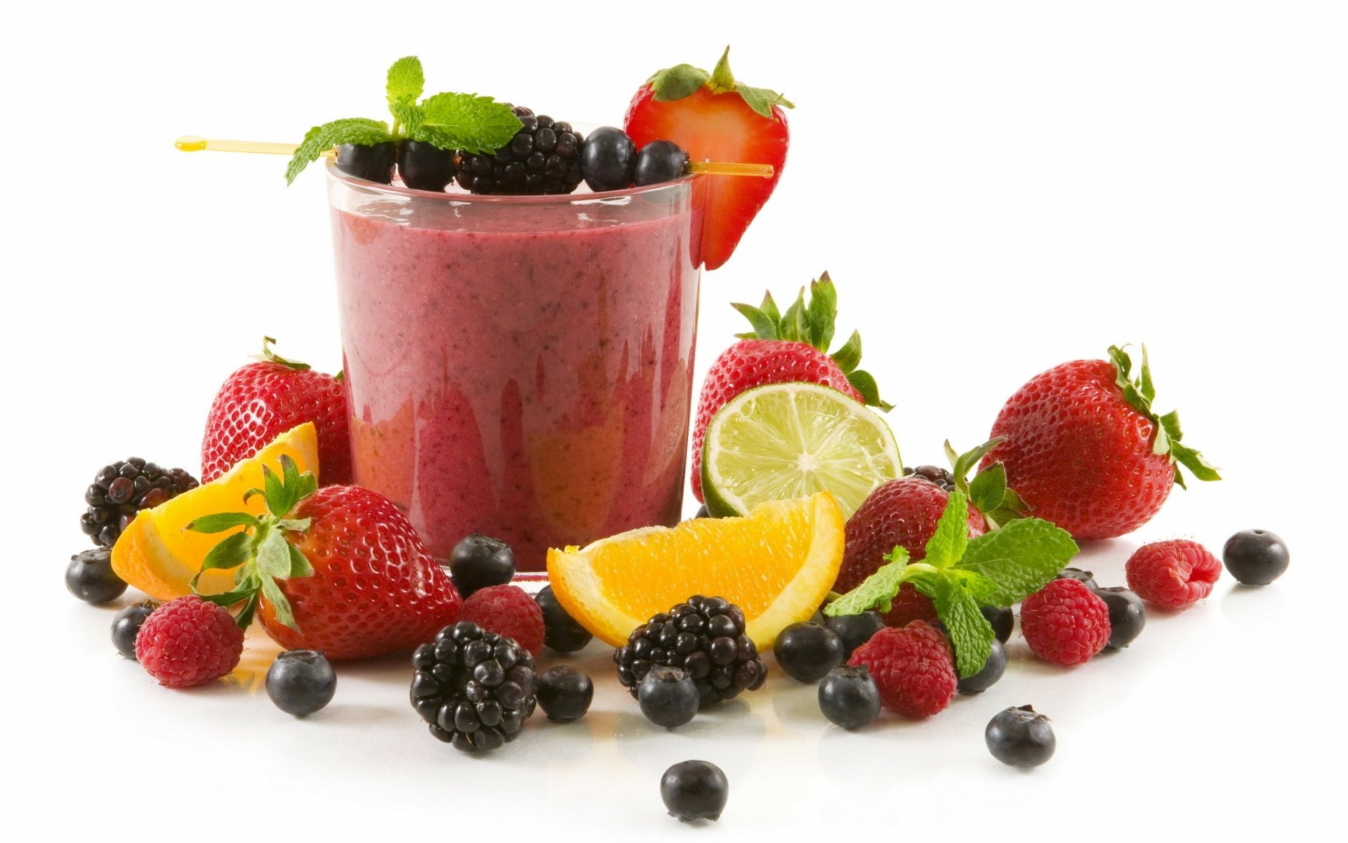 Delicious Berry Smoothie HD Wallpaper: Fresh & Vibrant Fruit Blend