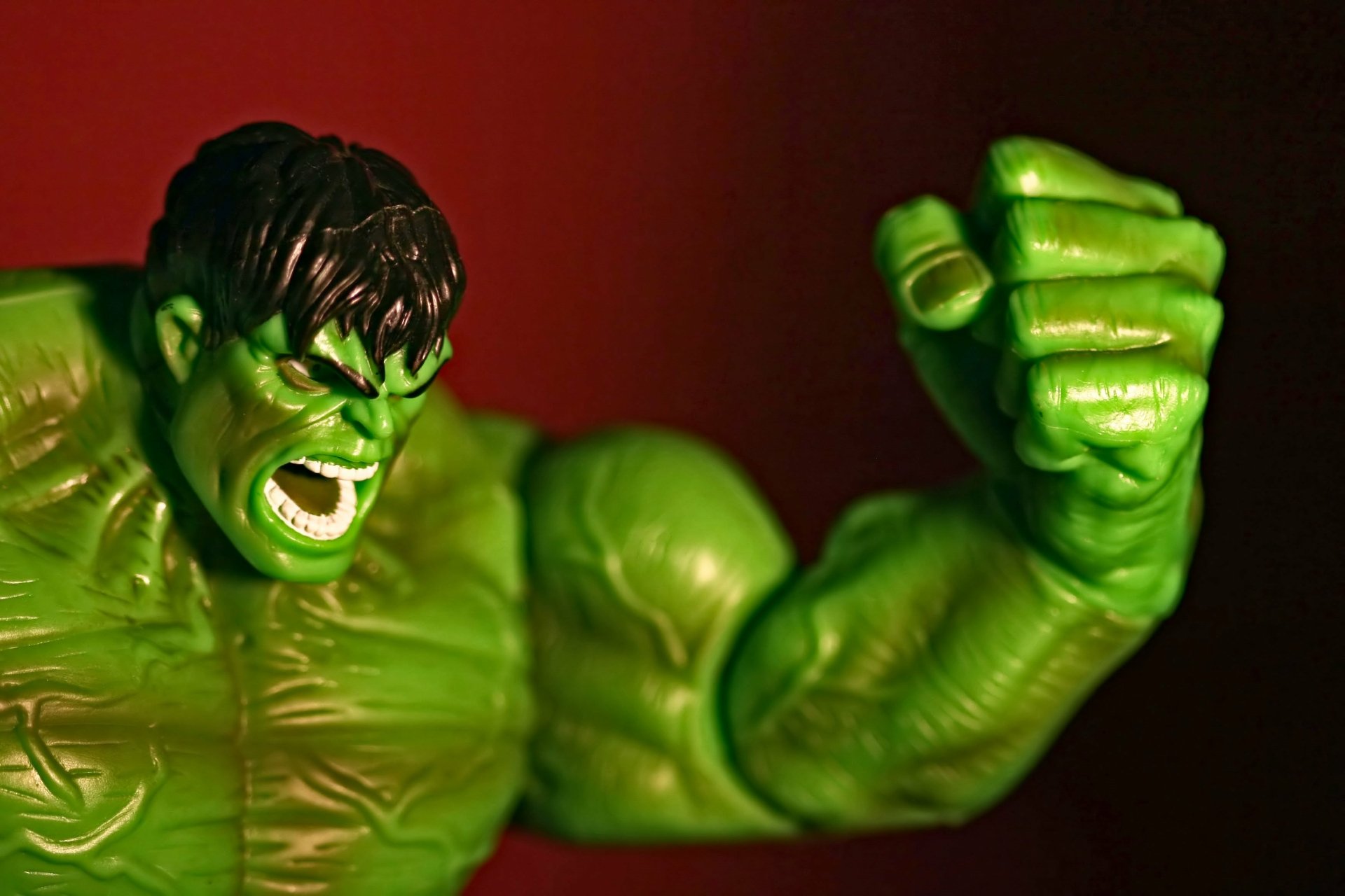 Epic Hulk Comic HD Wallpaper: Unleash the Green Fury