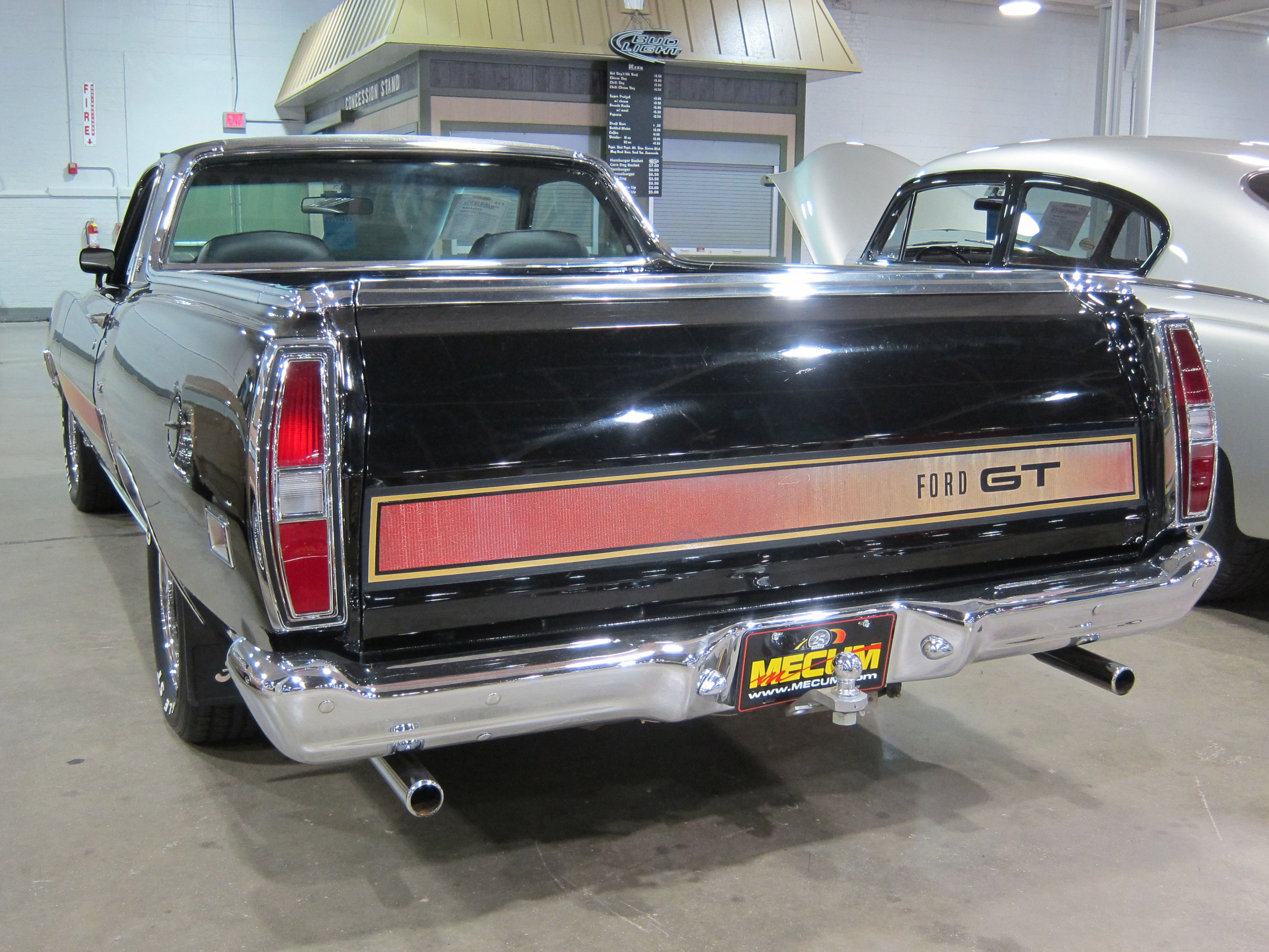 Download Vehicle Ford Ranchero 4k Ultra HD Wallpaper