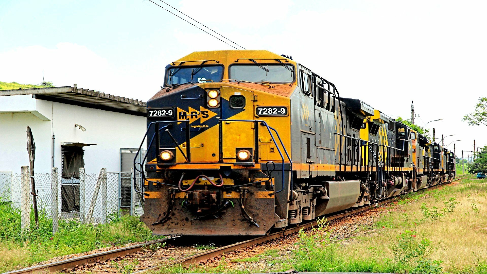 HD Wallpaper of a Dynamic Train Vehicle