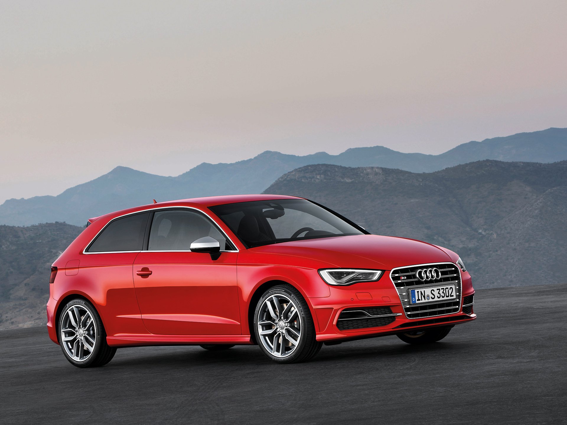 Download Vehicle Audi HD Wallpaper | 1920x1440 | Wallpaper Abyss