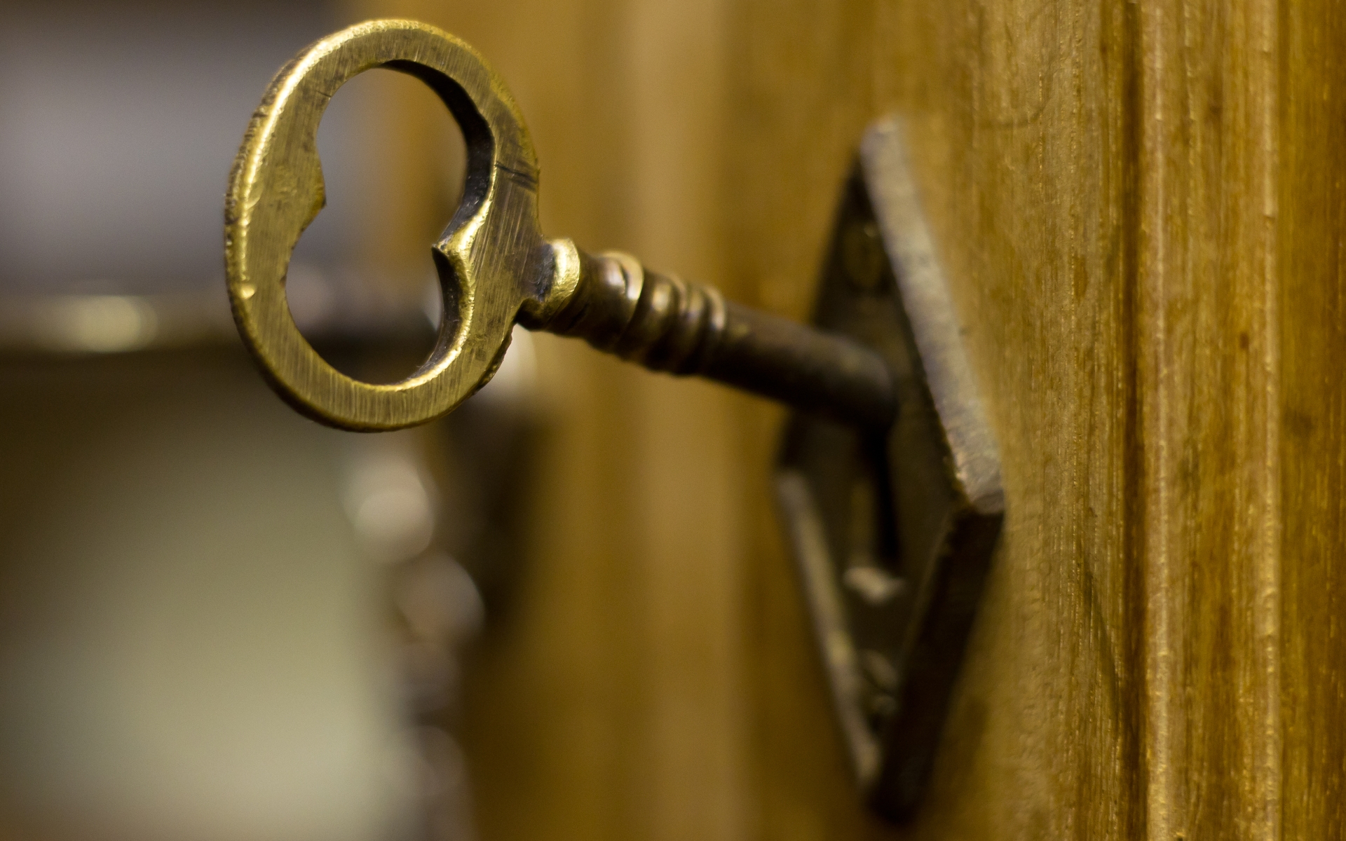 Download Man Made Key HD Wallpaper