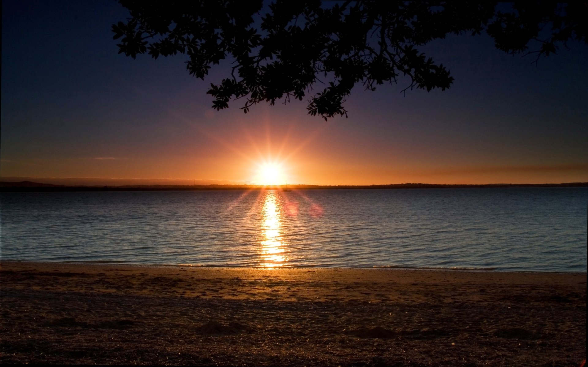 Lakeside Sunset Glow — HD Nature Wallpaper | 1920x1200 | Wallpaper Abyss