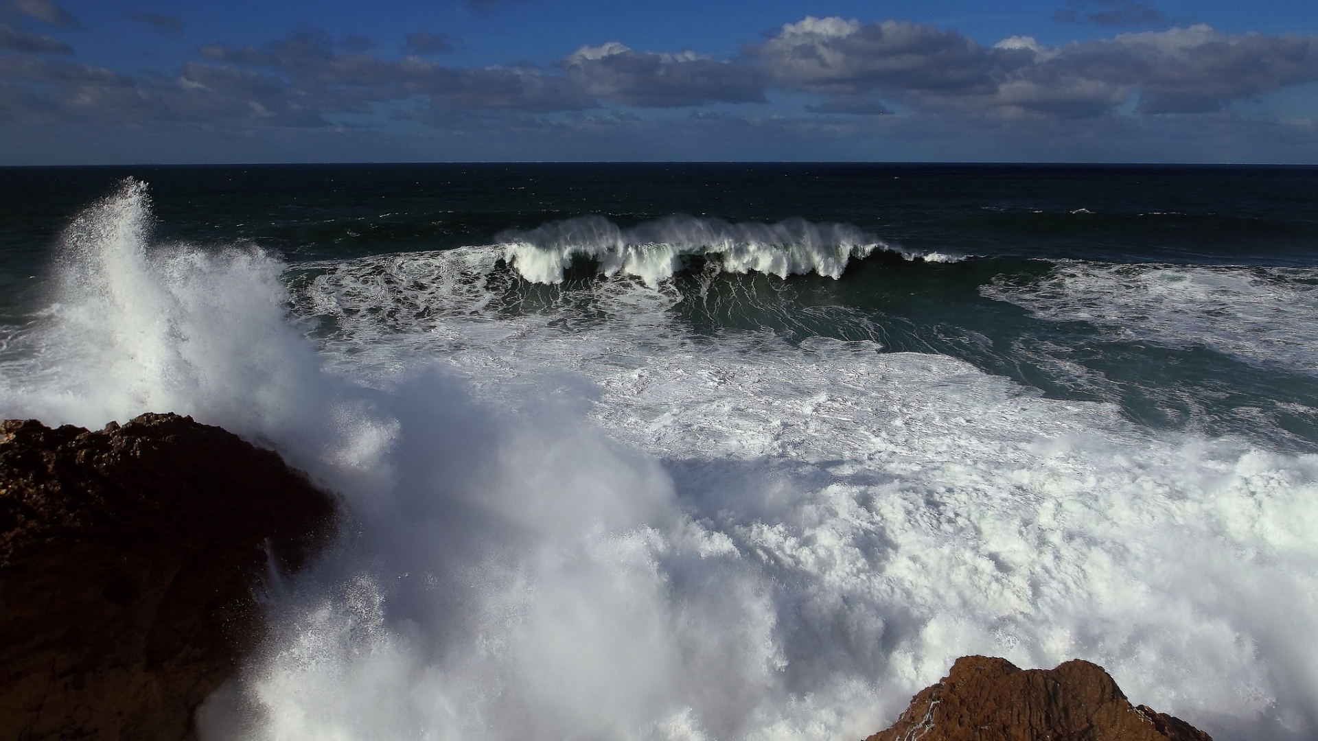 Download Nature Wave HD Wallpaper