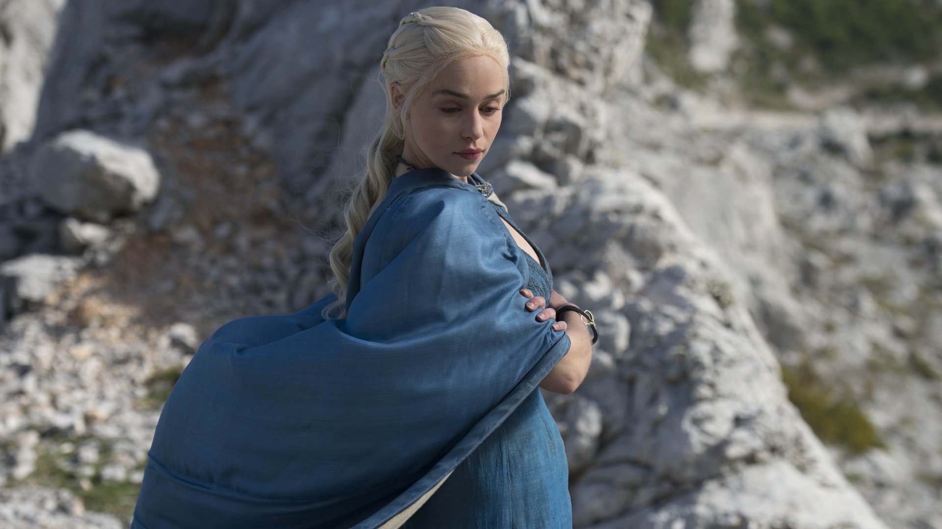 Stunning Daenerys Targaryen 4K Ultra HD Wallpaper