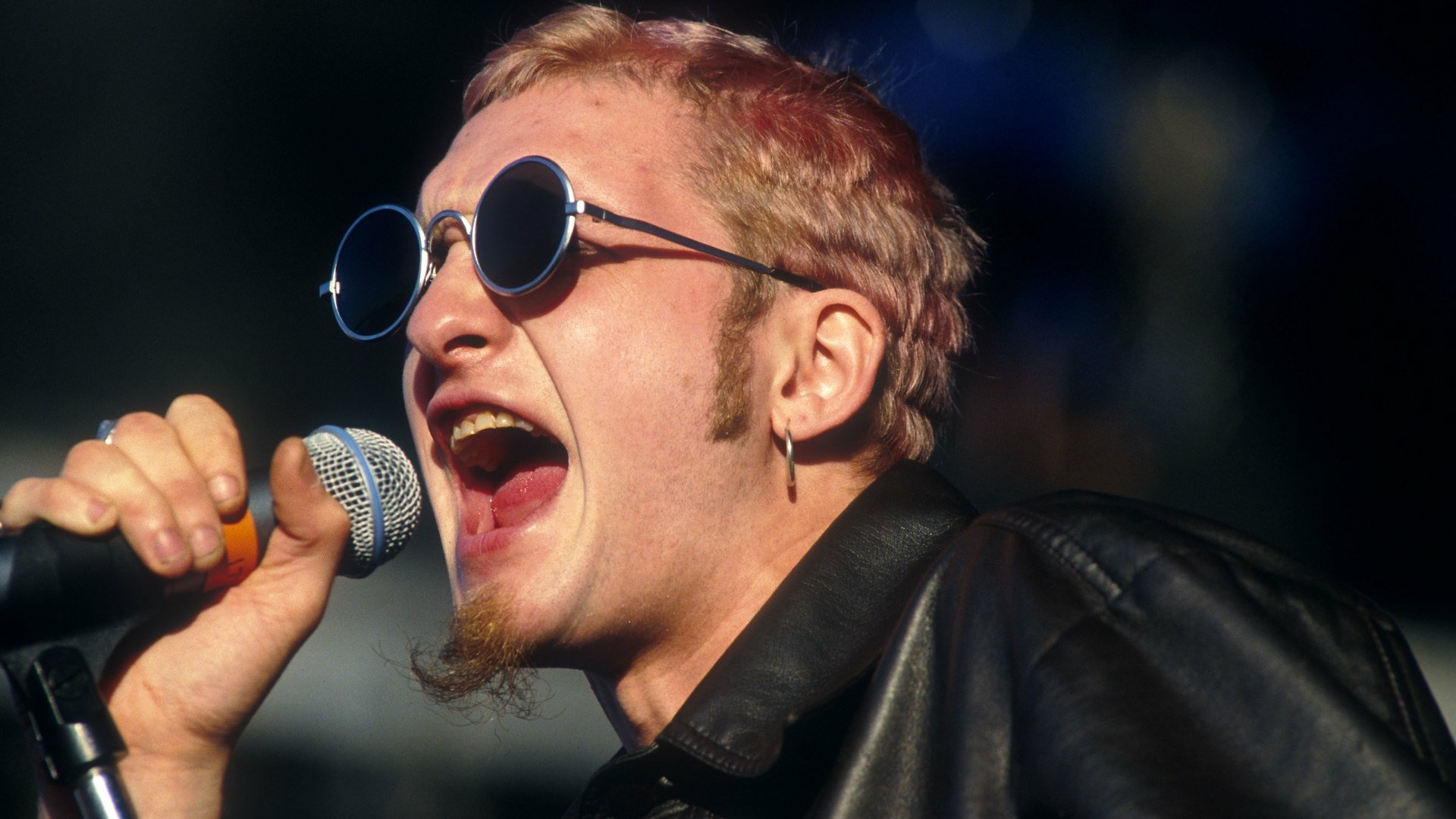 Alice In Chains Live HD Wallpaper: Iconic Music Moment