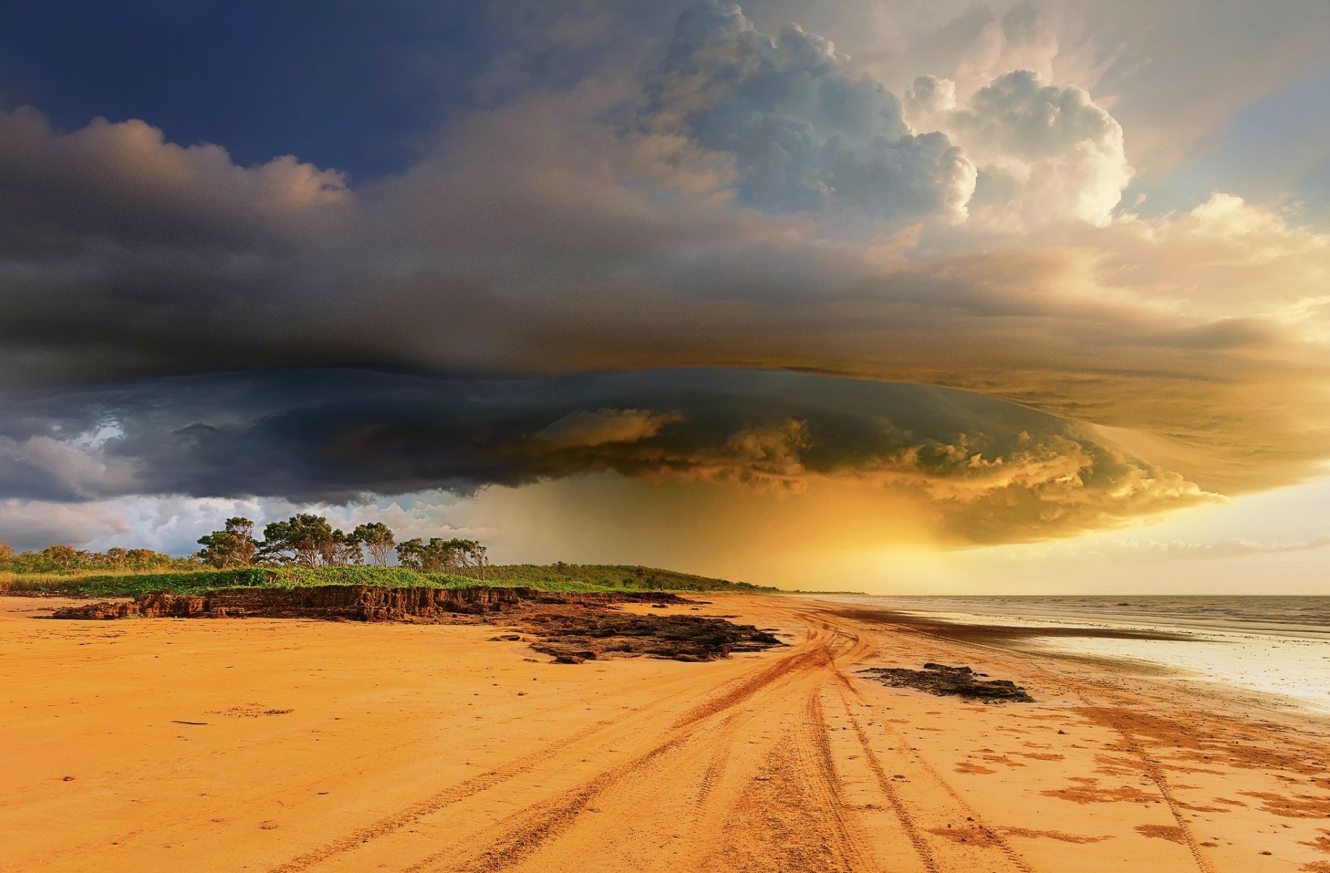 HD Wallpaper: Stormy Sunshine Over the Seashore