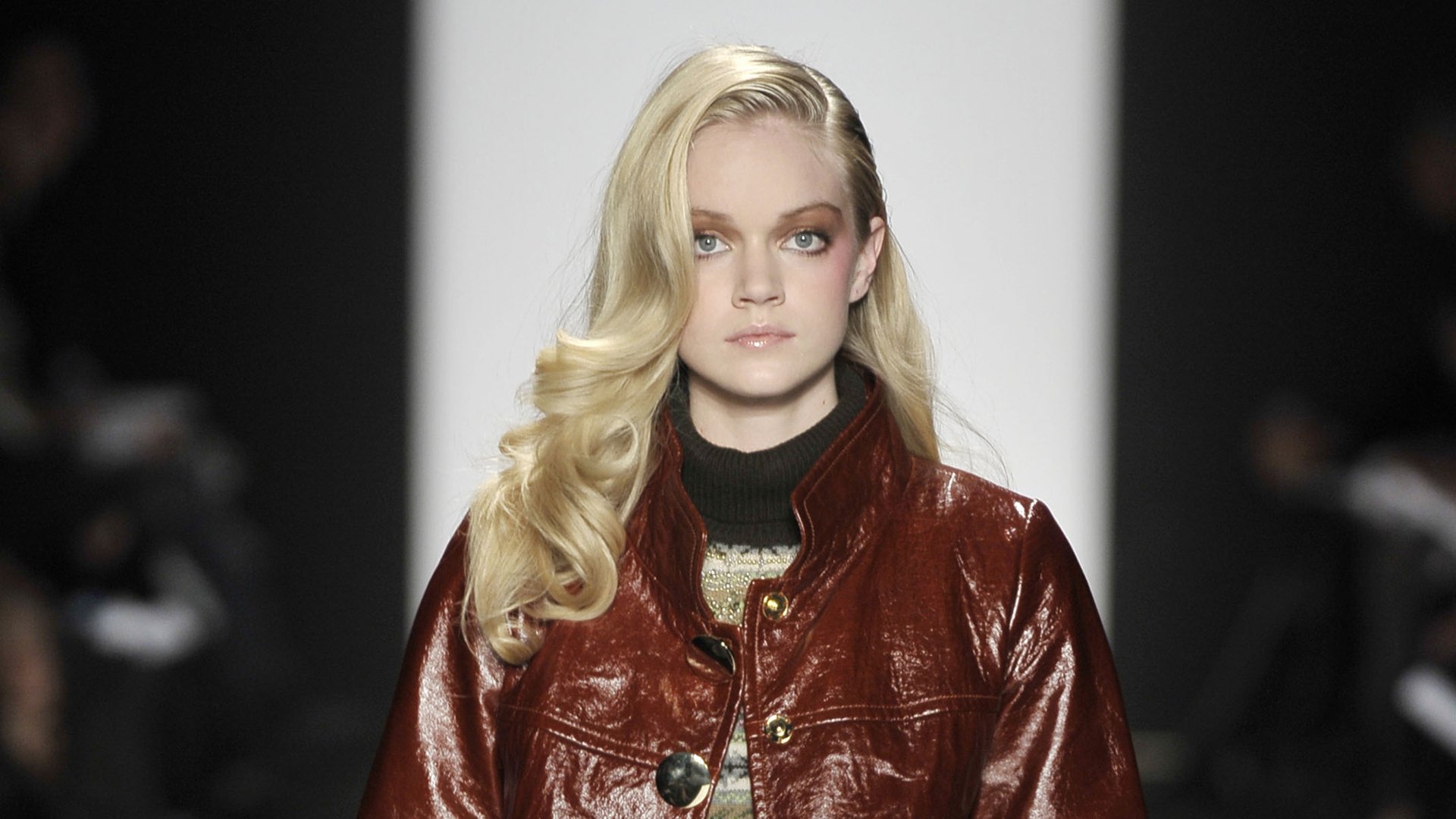 Lindsay Ellingson Brune Lindsay Ellingson Long Wavy Cut