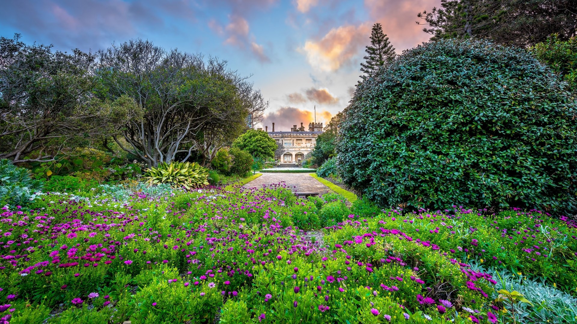 Stunning Man-Made Beauty: 4K Ultra HD Wallpaper of a Garden Retreat