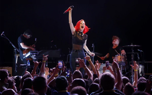 Download Red Hair Cute Paramore Music Hayley Williams Wallpaper