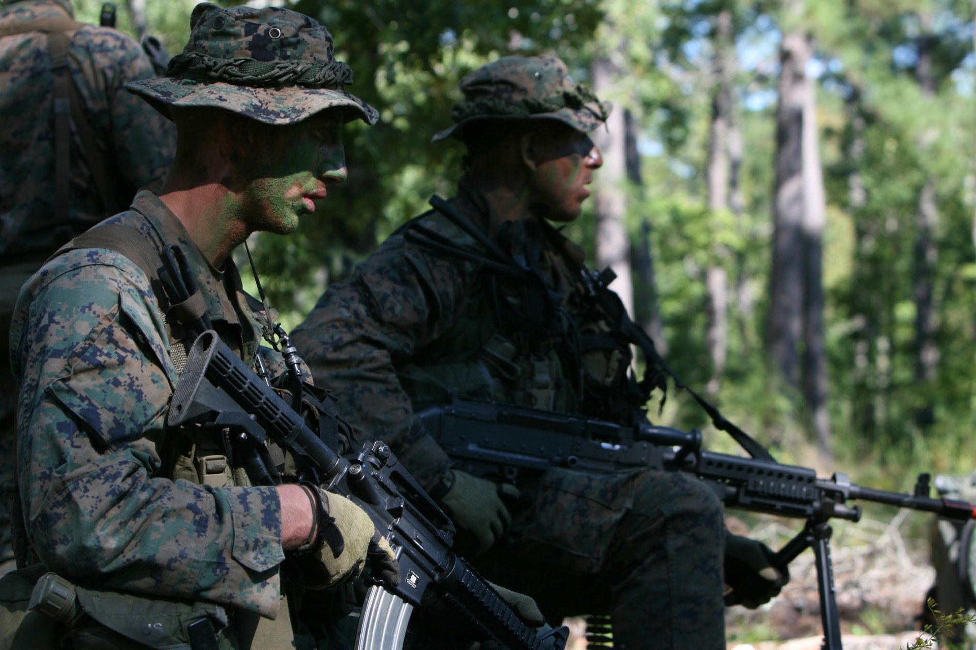 HD Military Soldiers: Ready for Duty in the Wild | 2700x1800 ...