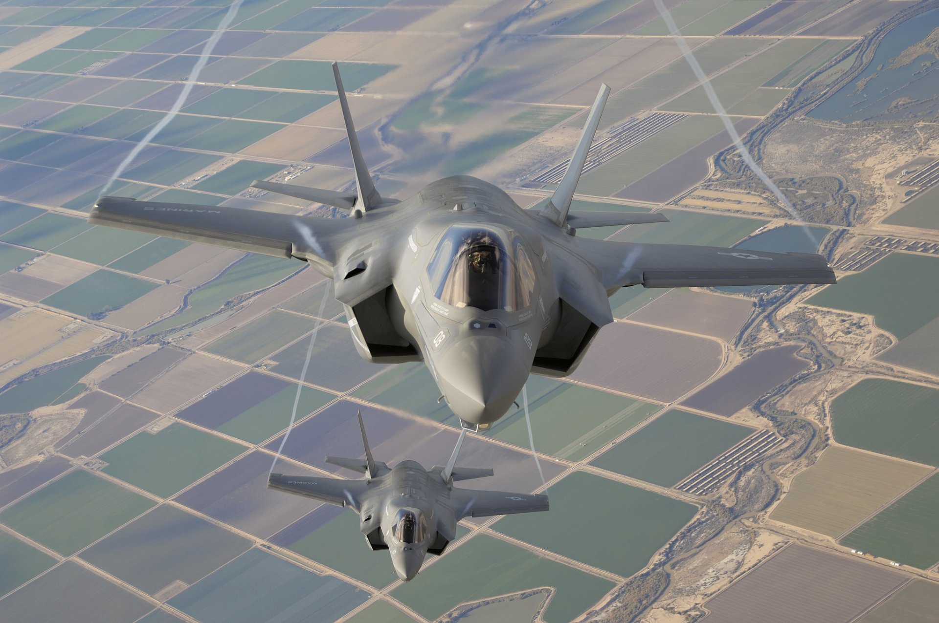 F-35 Lightning II: Elite Military Jet HD Wallpaper in Flight