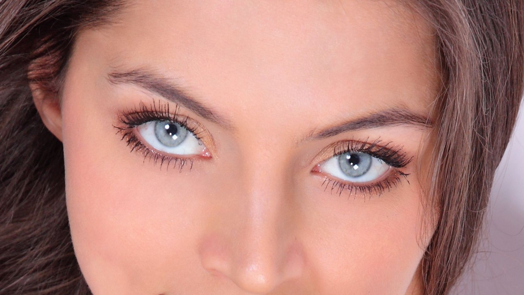 Download Woman Eye Wallpaper