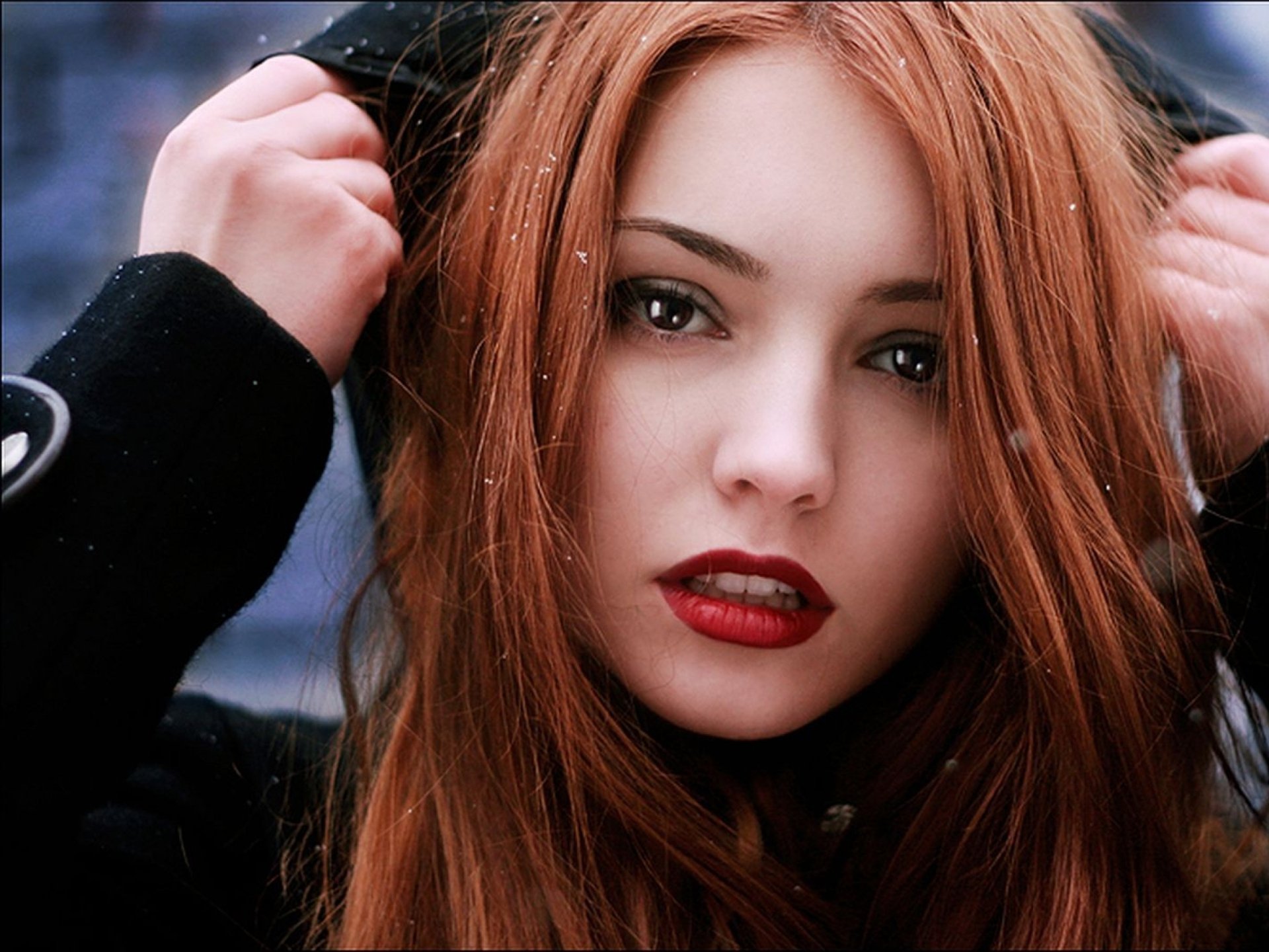 Download Woman Face HD Wallpaper