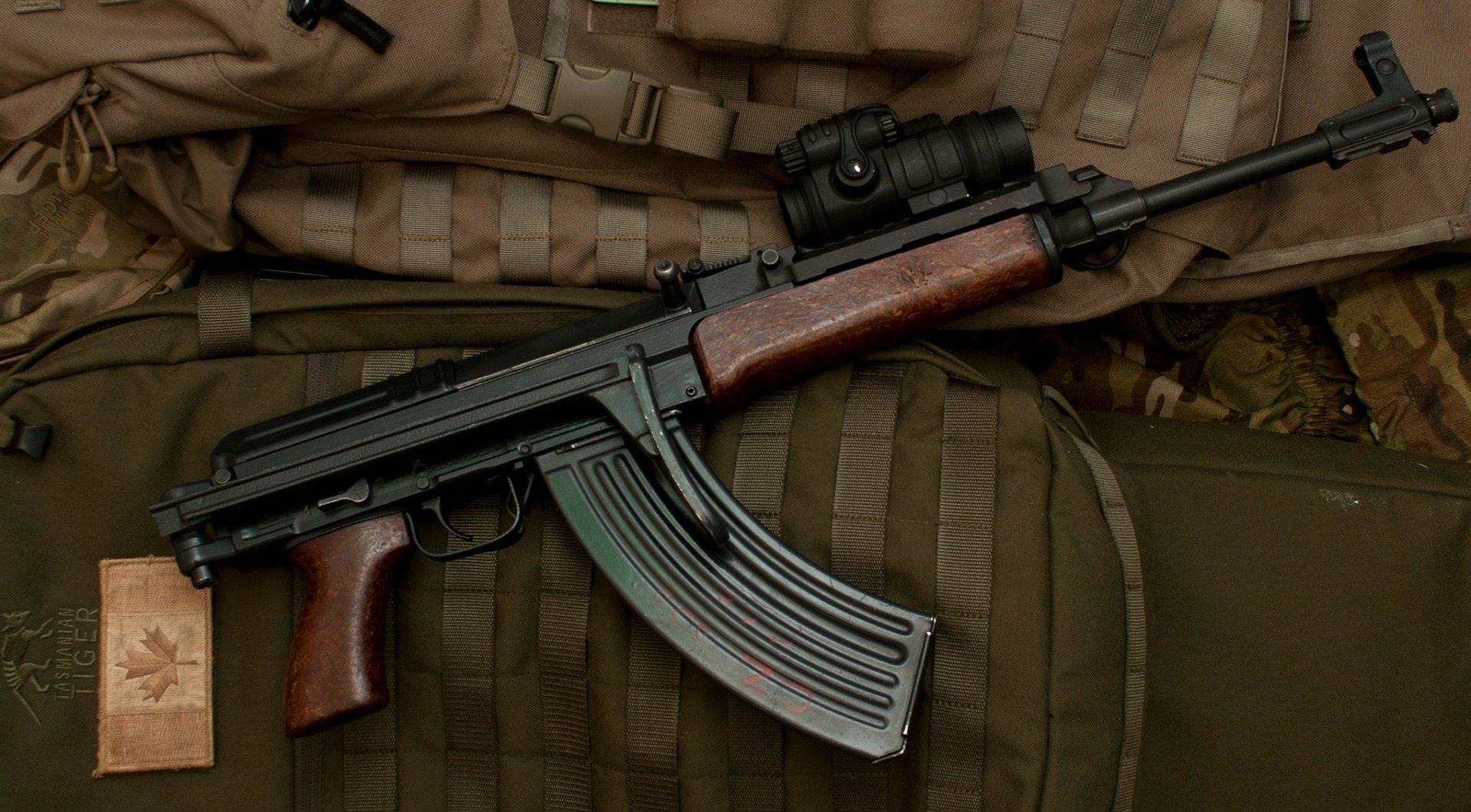 Download Man Made VZ 58 HD Wallpaper