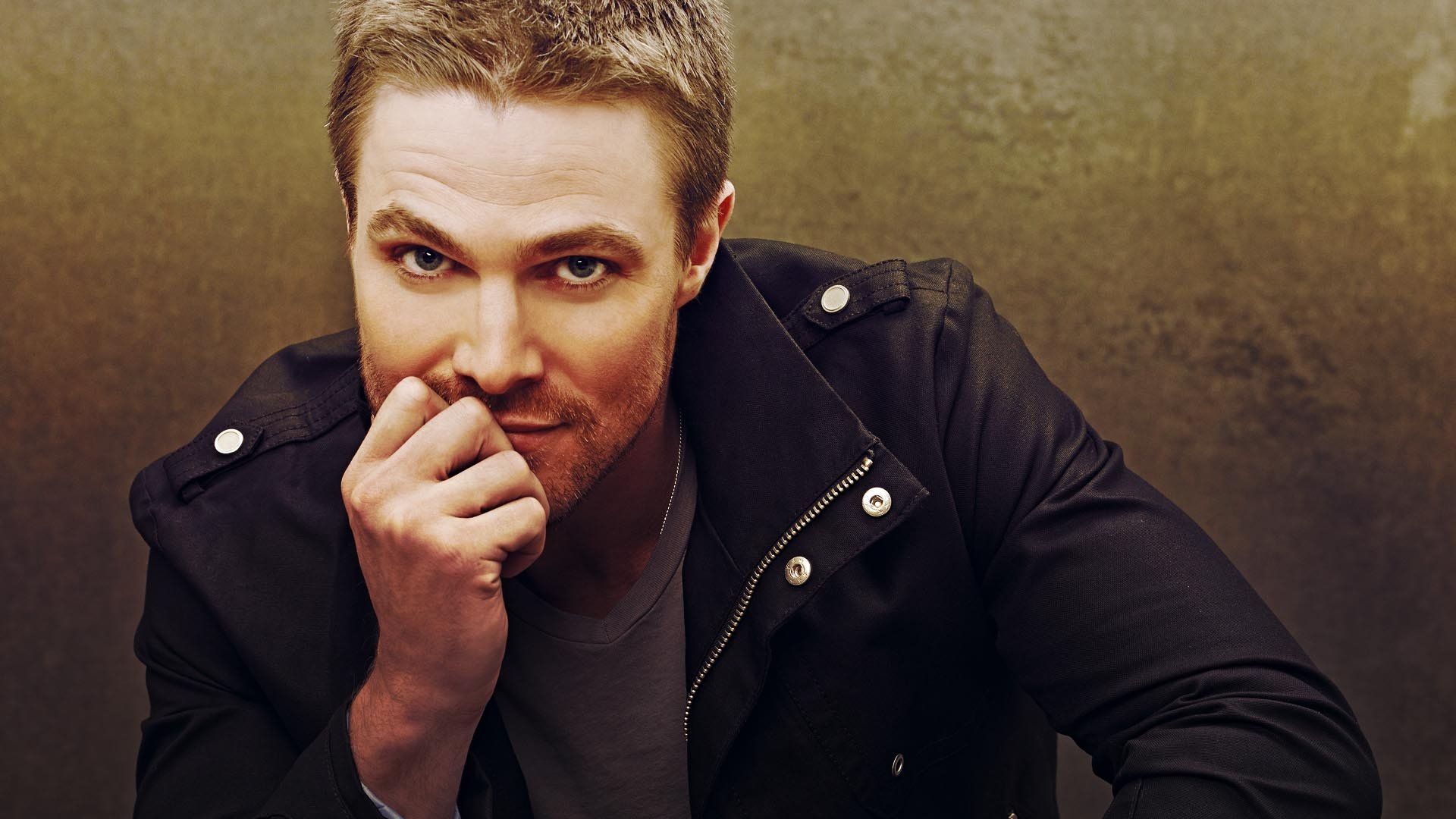 Arrow Star Stephen Amell HD Wallpaper – Iconic TV Show Portrait