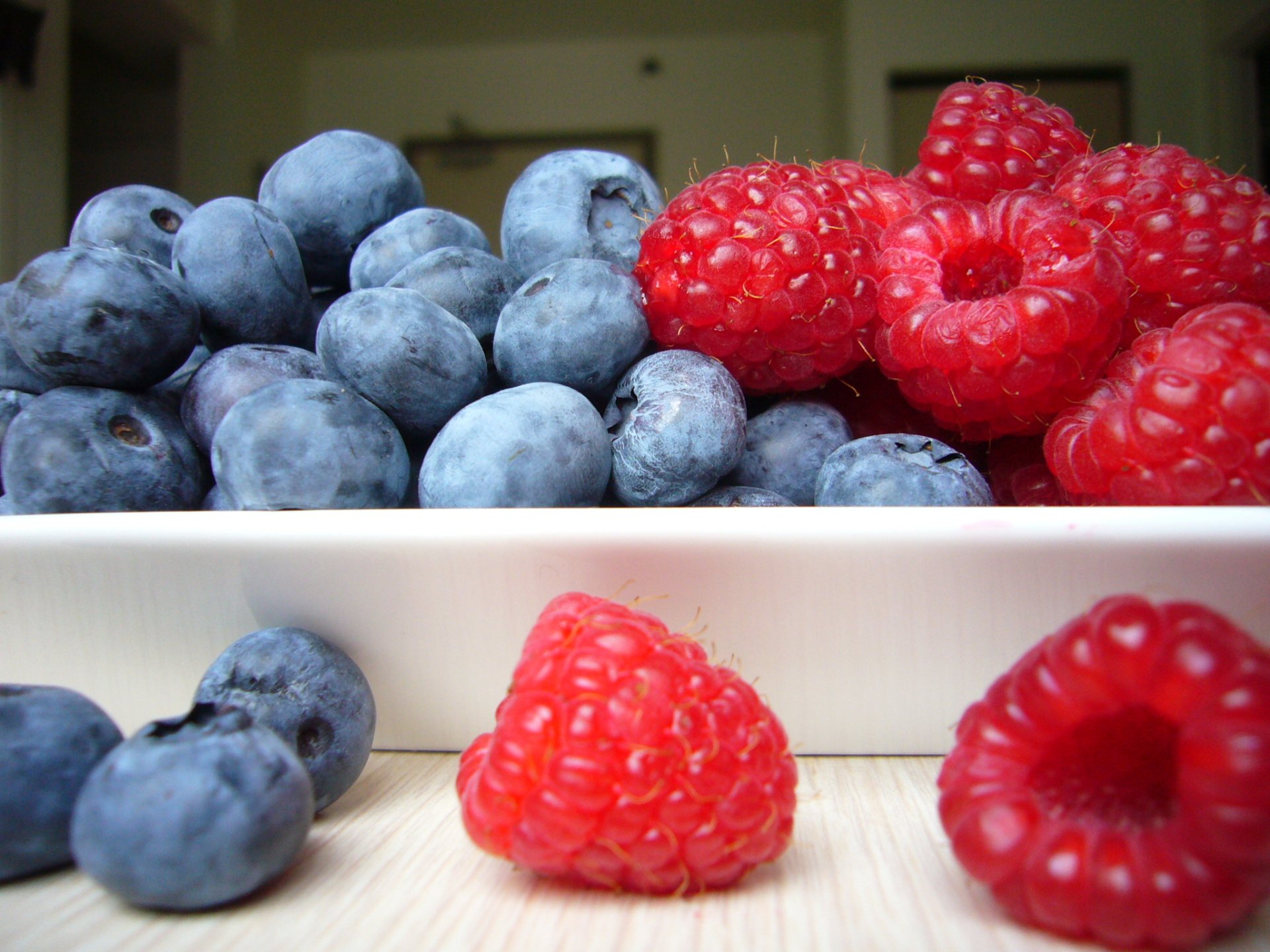 Download Food Berry HD Wallpaper | 2048x1536 | Wallpaper Abyss