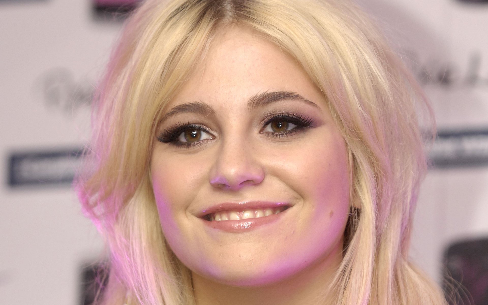 Download Music Pixie Lott HD Wallpaper