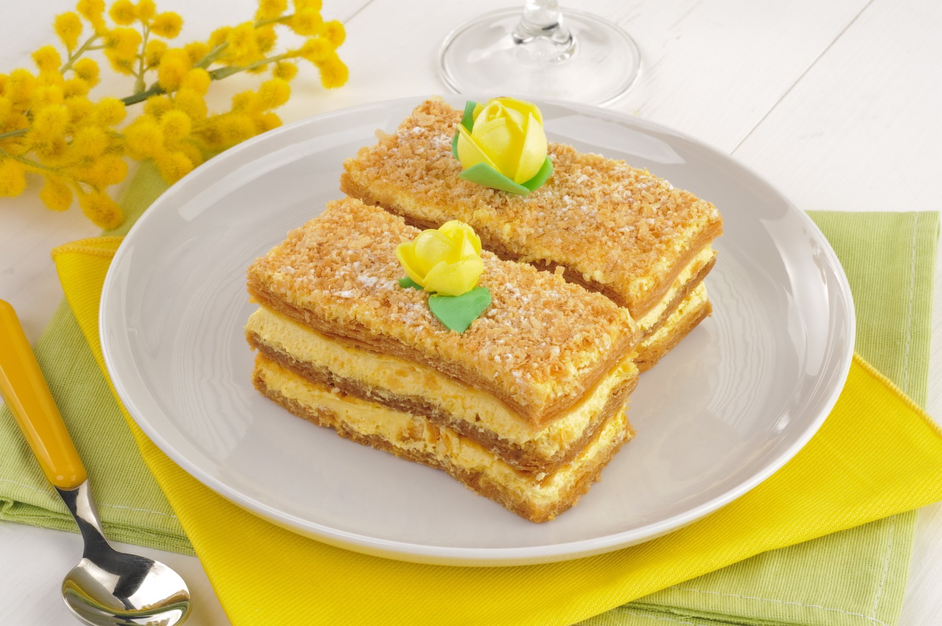 Delicious Layered Dessert Delight | 4K Ultra HD Food Wallpaper ...