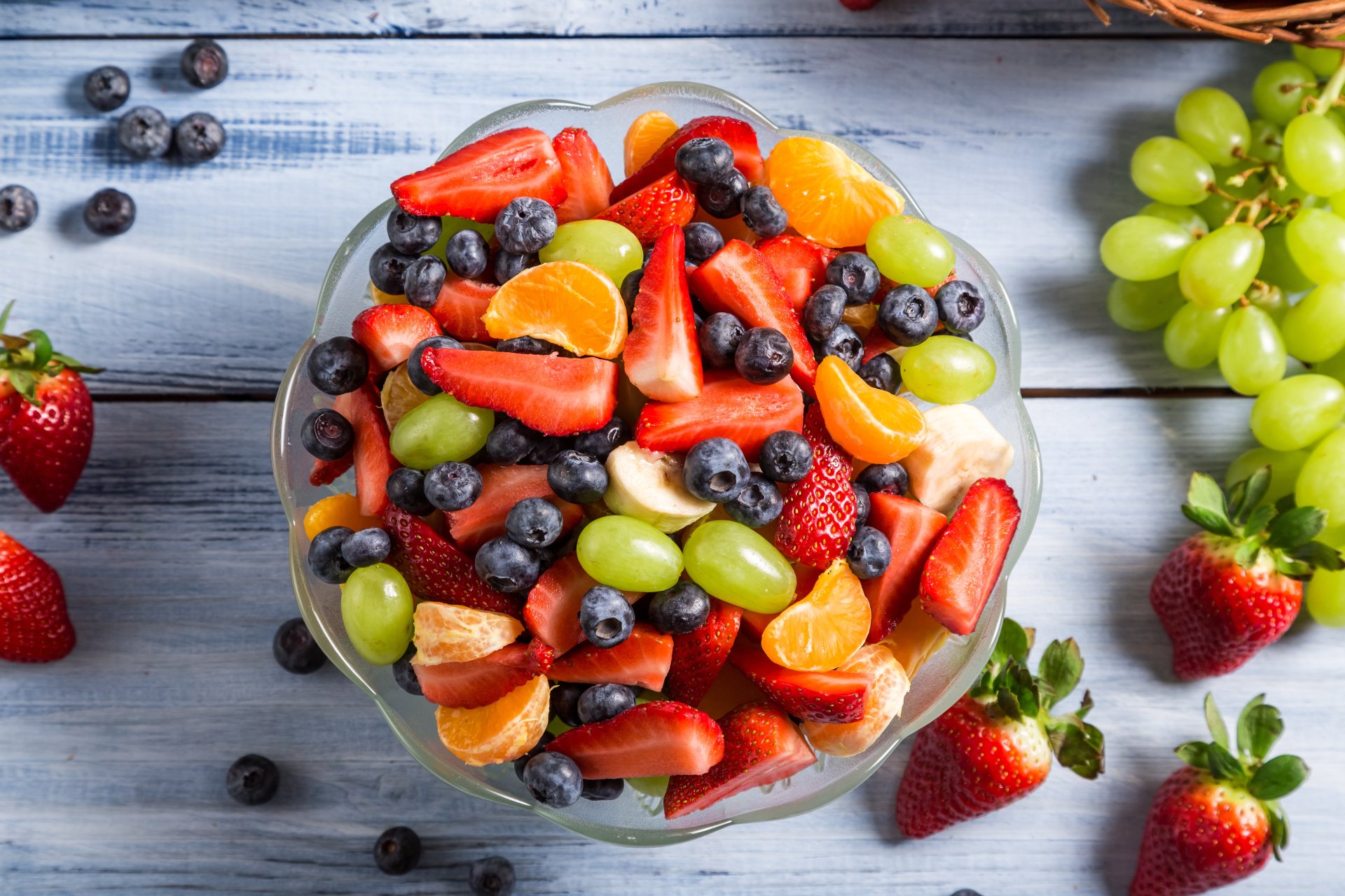 Fresh Fruit Medley: Mandarin, Grapes, Blueberries & Strawberries in 4K ...