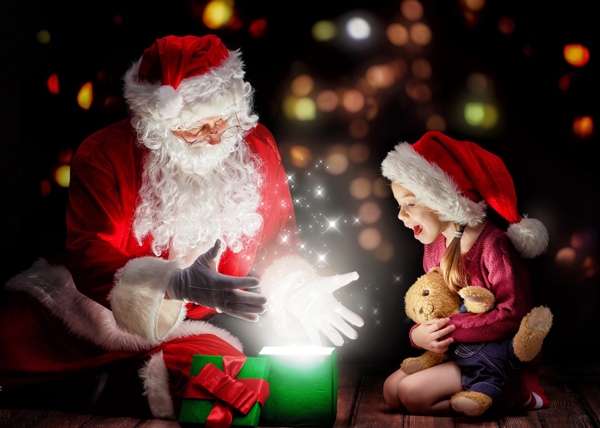 Magic Christmas Moments: 4K Ultra HD Wallpaper of Santa and a Teddy ...
