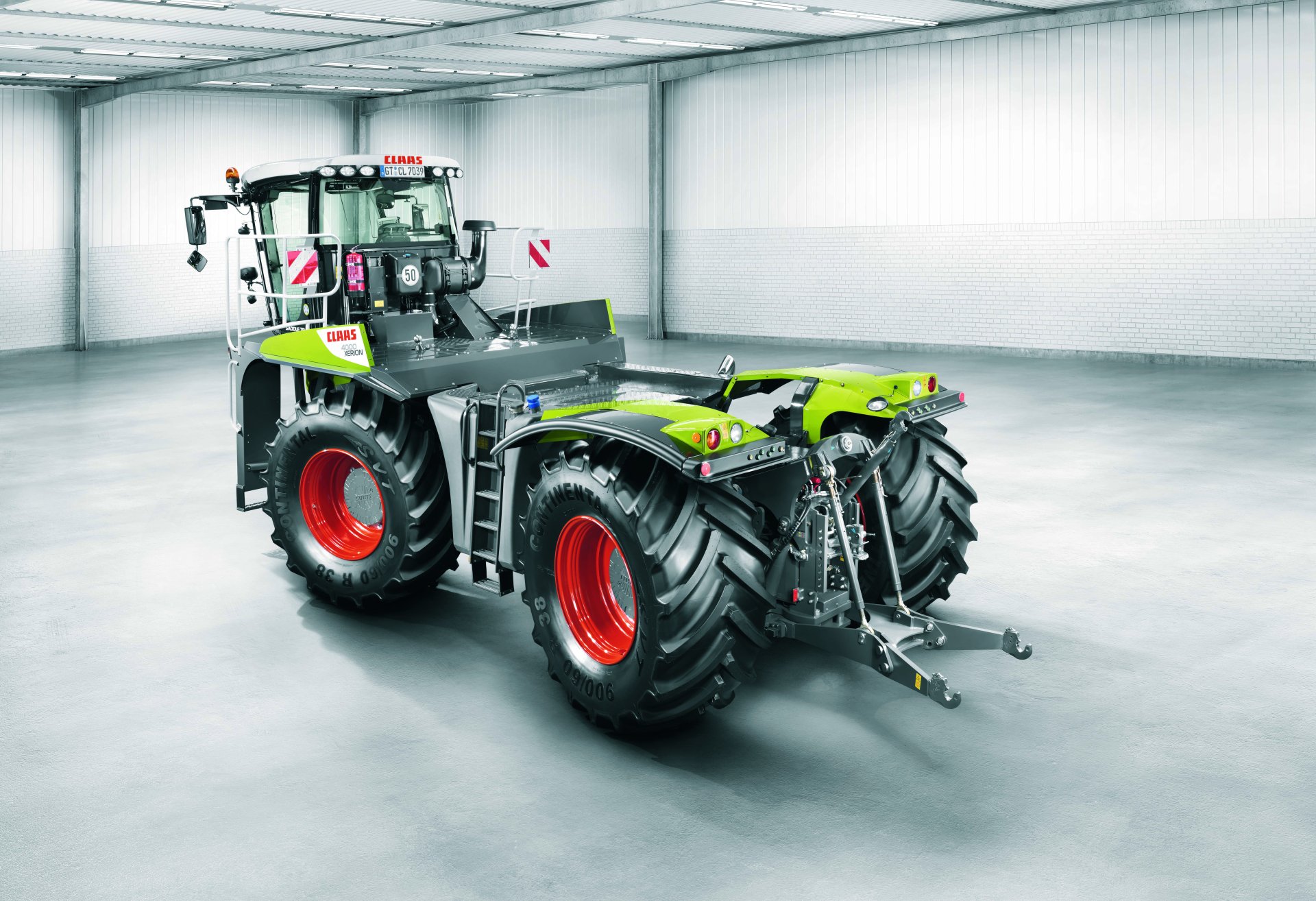 8K Ultra HD Claas Power Vehicle Showcase