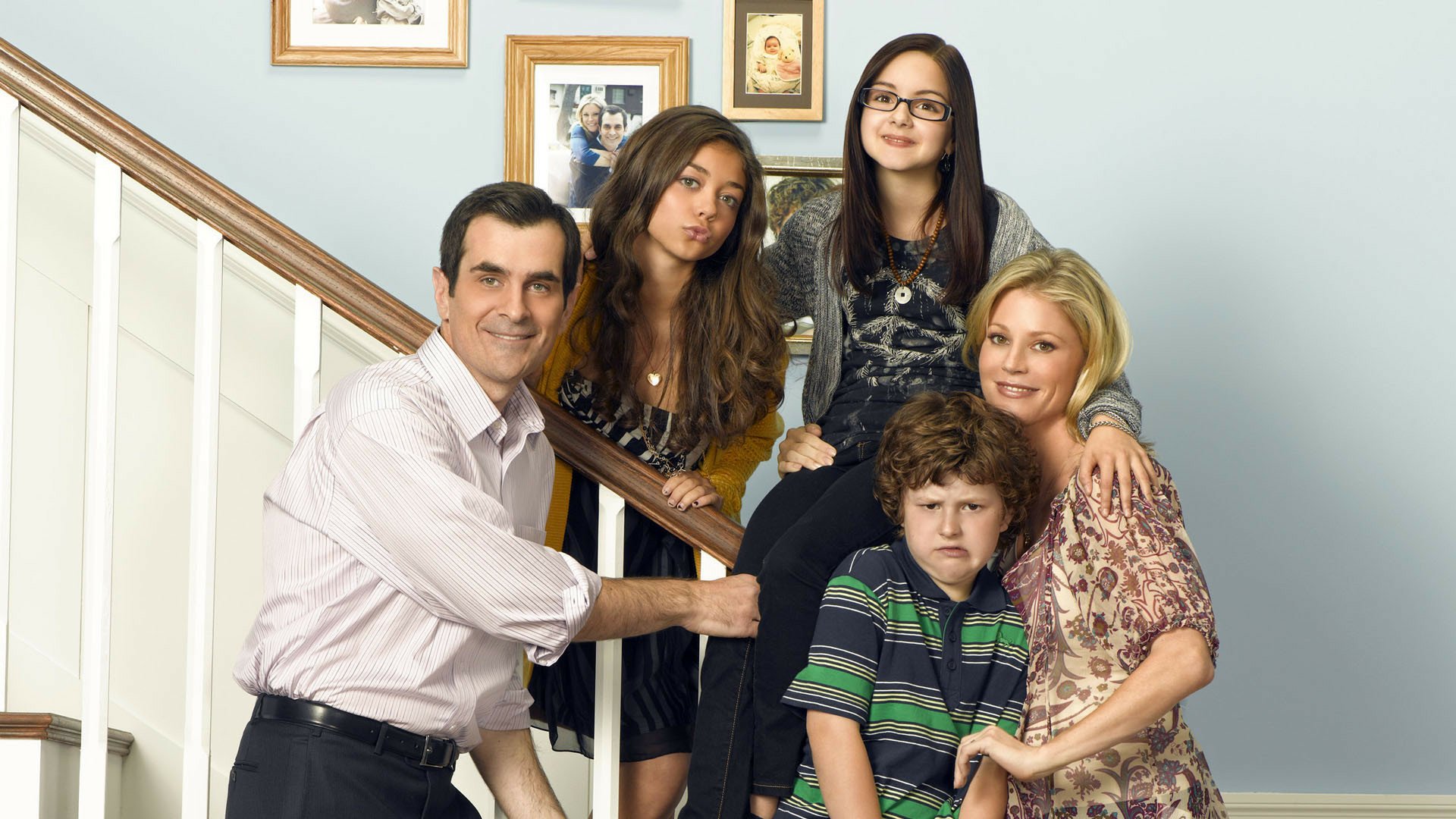 Download TV Show Modern Family HD Wallpaper | 1920x1080 | Wallpaper Abyss