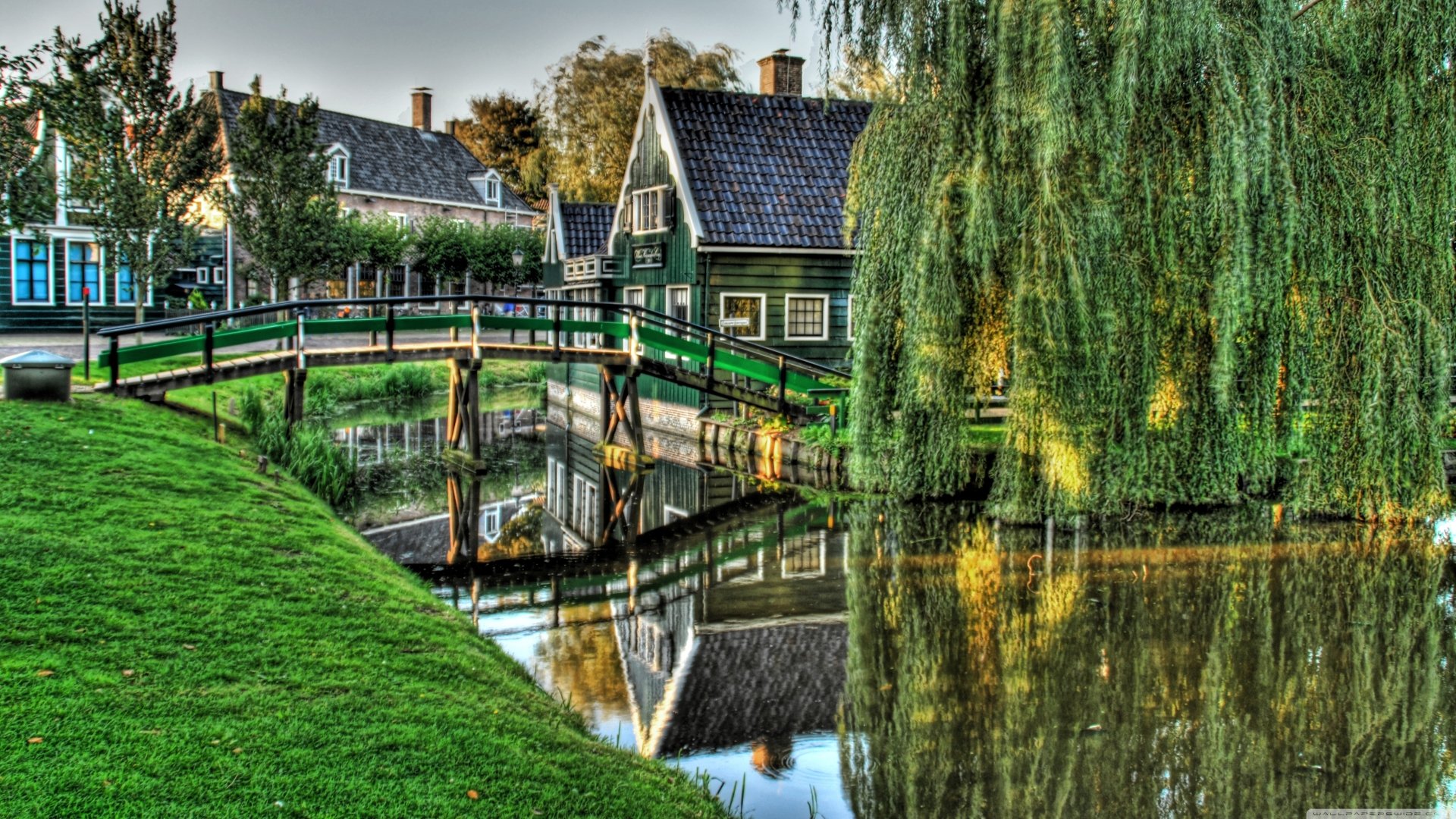 HDR 4K: Dutch Canal Bridge & Cottage on Lush Grass | 3840x2160 ...