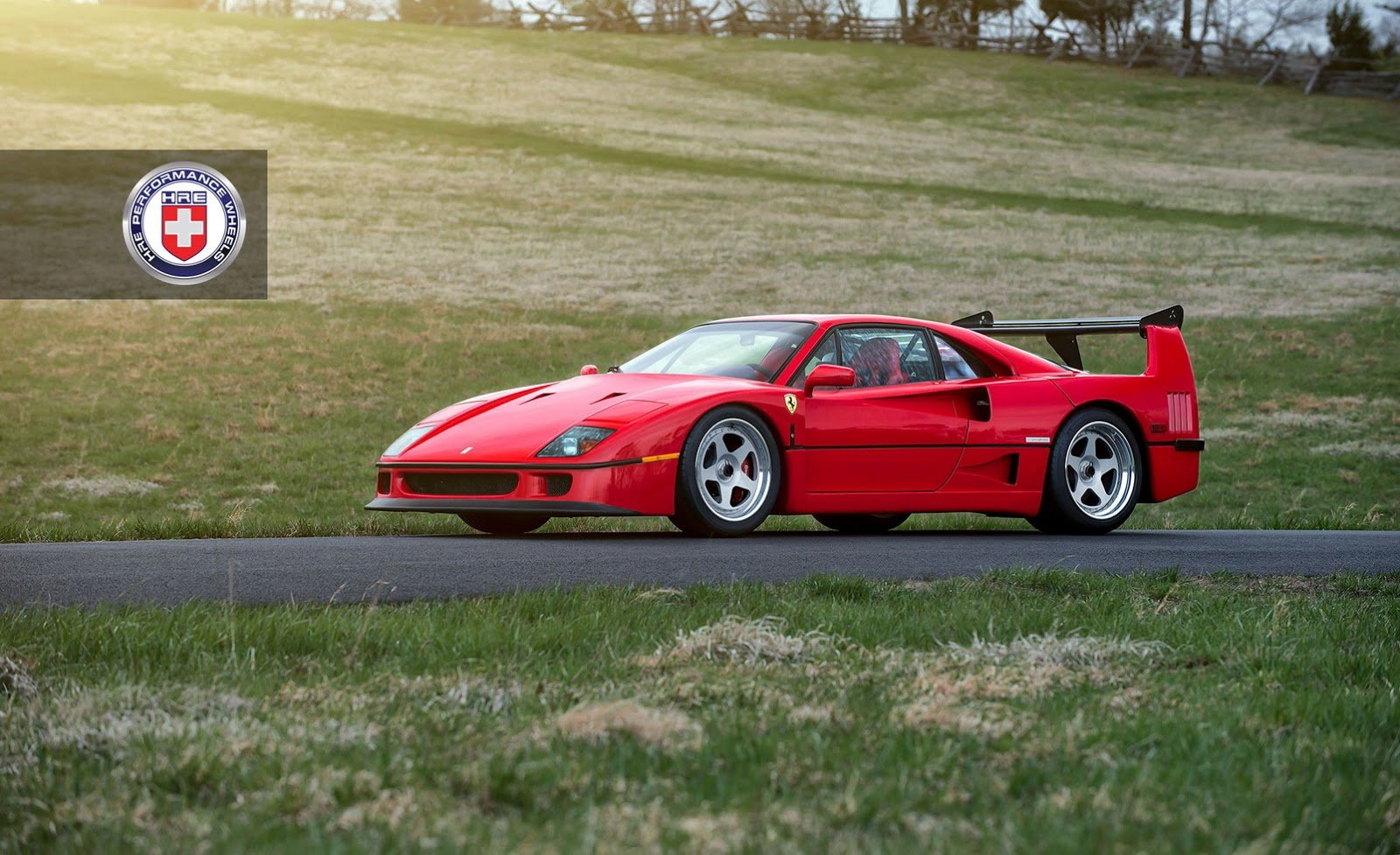 Download Vehicle Ferrari F40 HD Wallpaper