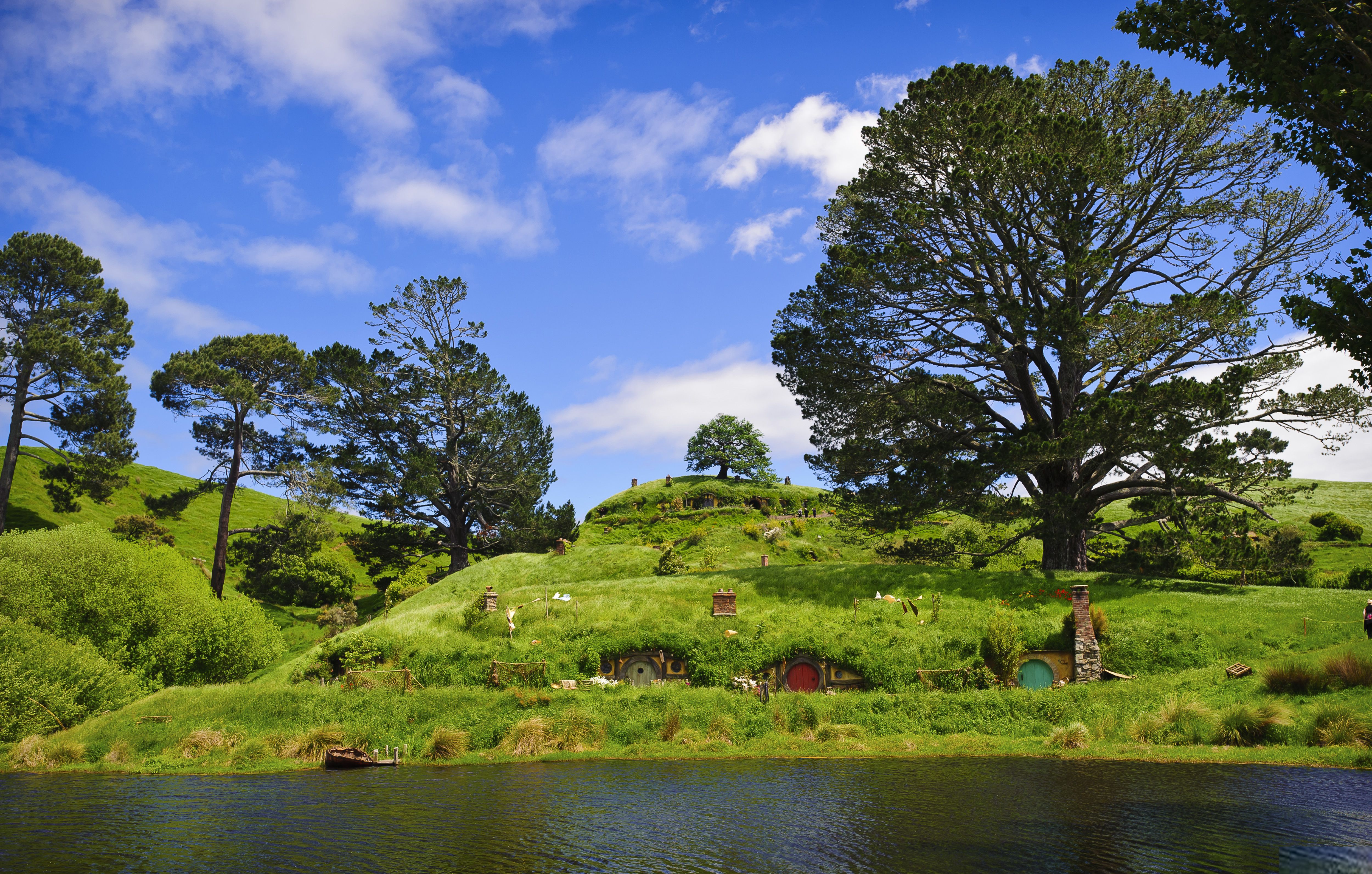 Hobbiton Dreamscape: Stunning 4K Ultra HD Man-Made Wonderland Wallpaper